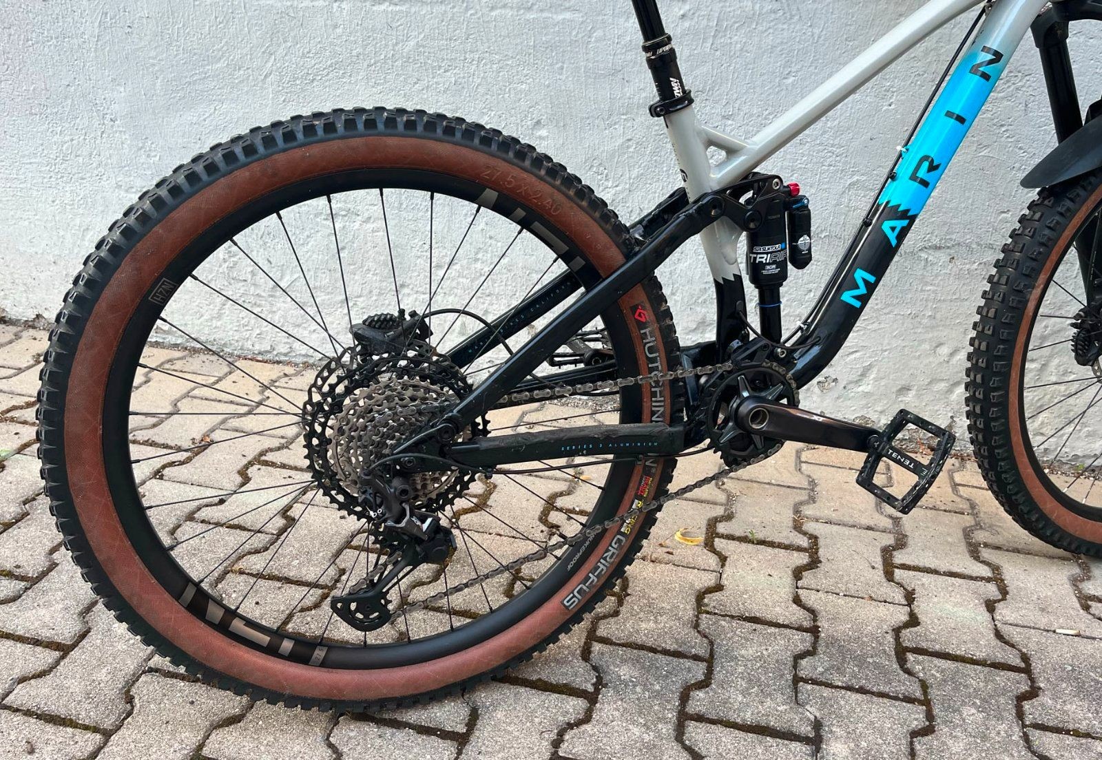 Marin Hawk Hill Slopeduro/ Jibb Bike - jo's Bike Check - Vital MTB