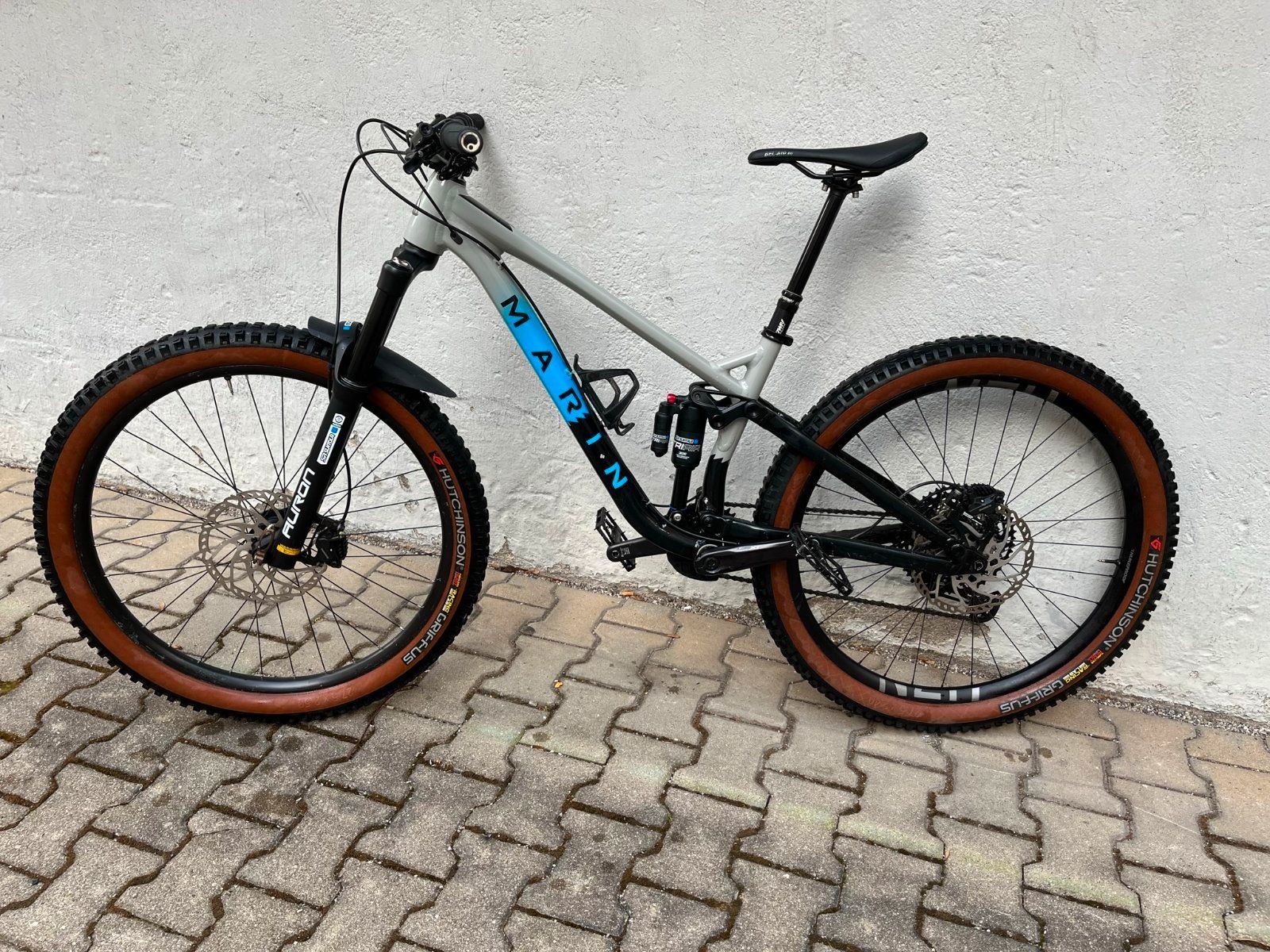 Marin Hawk Hill Slopeduro/ Jibb Bike - jo's Bike Check - Vital MTB