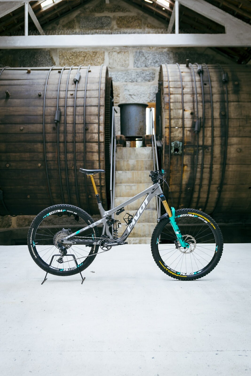 Pivot Firebird 2022 - Metallic Mint/Anthracite - Luis_Novais's Bike ...