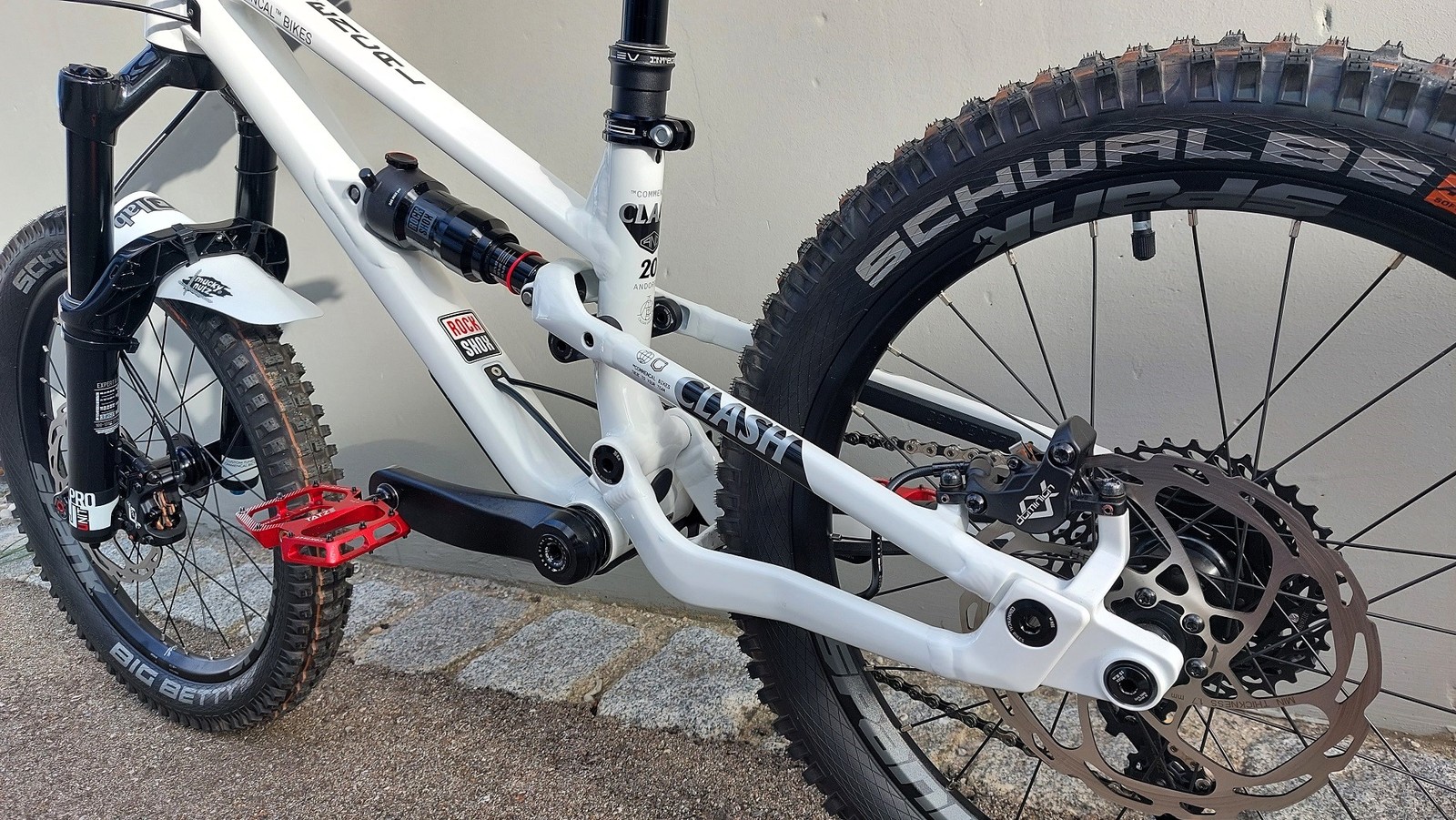 COMMENCAL Clash V2 20" custom - Literide's Bike Check - Vital MTB