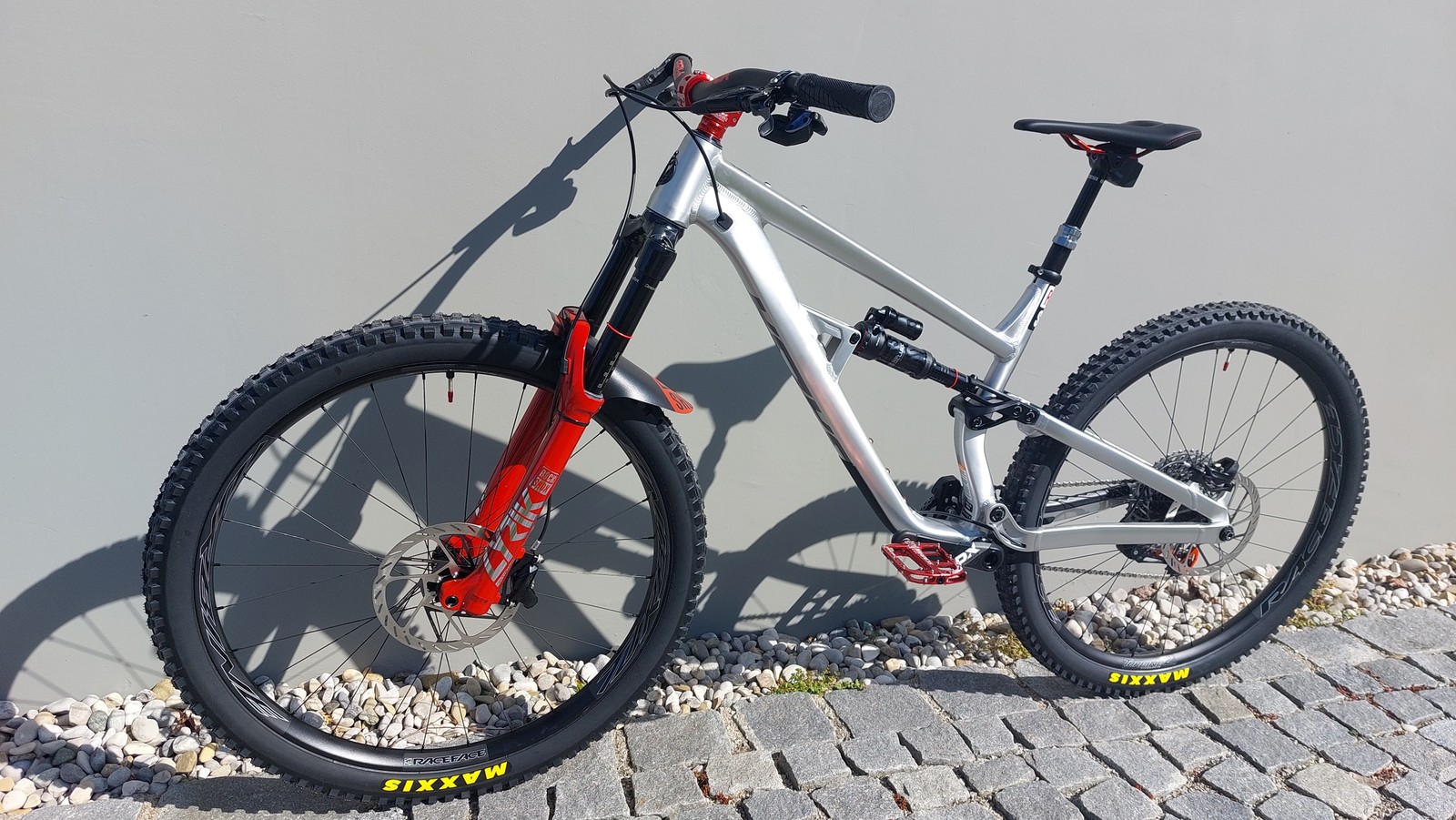 SALSA Cassidy Custom build En[joy]duro - Literide's Bike Check - Vital MTB