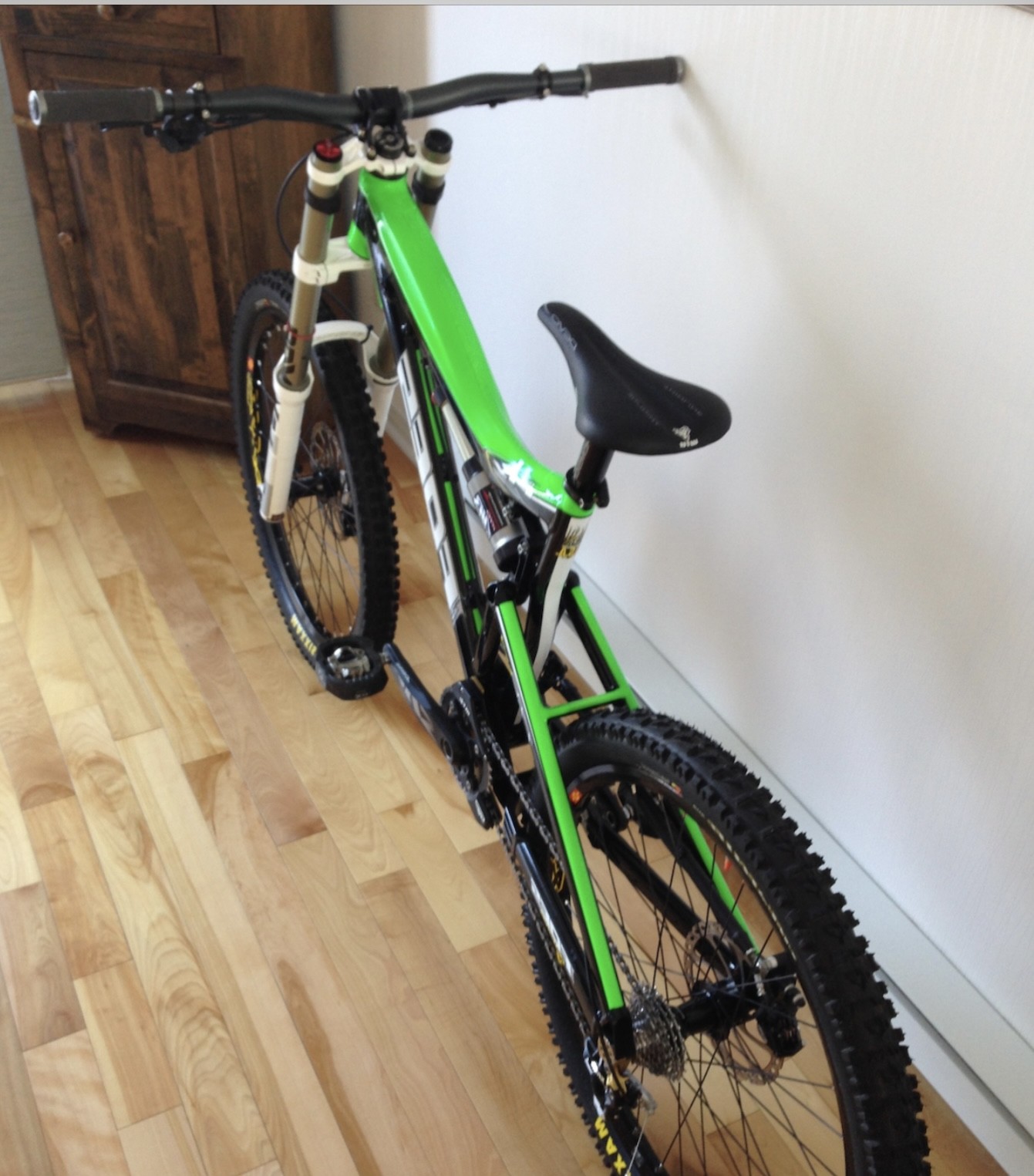 2009 Foes Racing (The Fly) - Johnnyfoes's Bike Check - Vital MTB