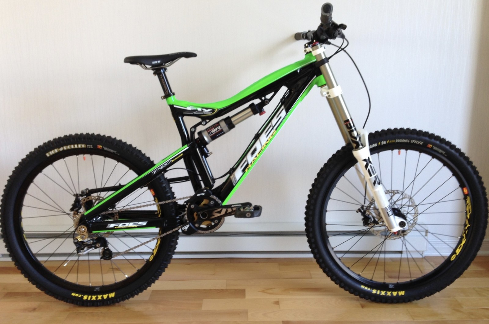 2009 Foes Racing (The Fly) - Johnnyfoes's Bike Check - Vital MTB