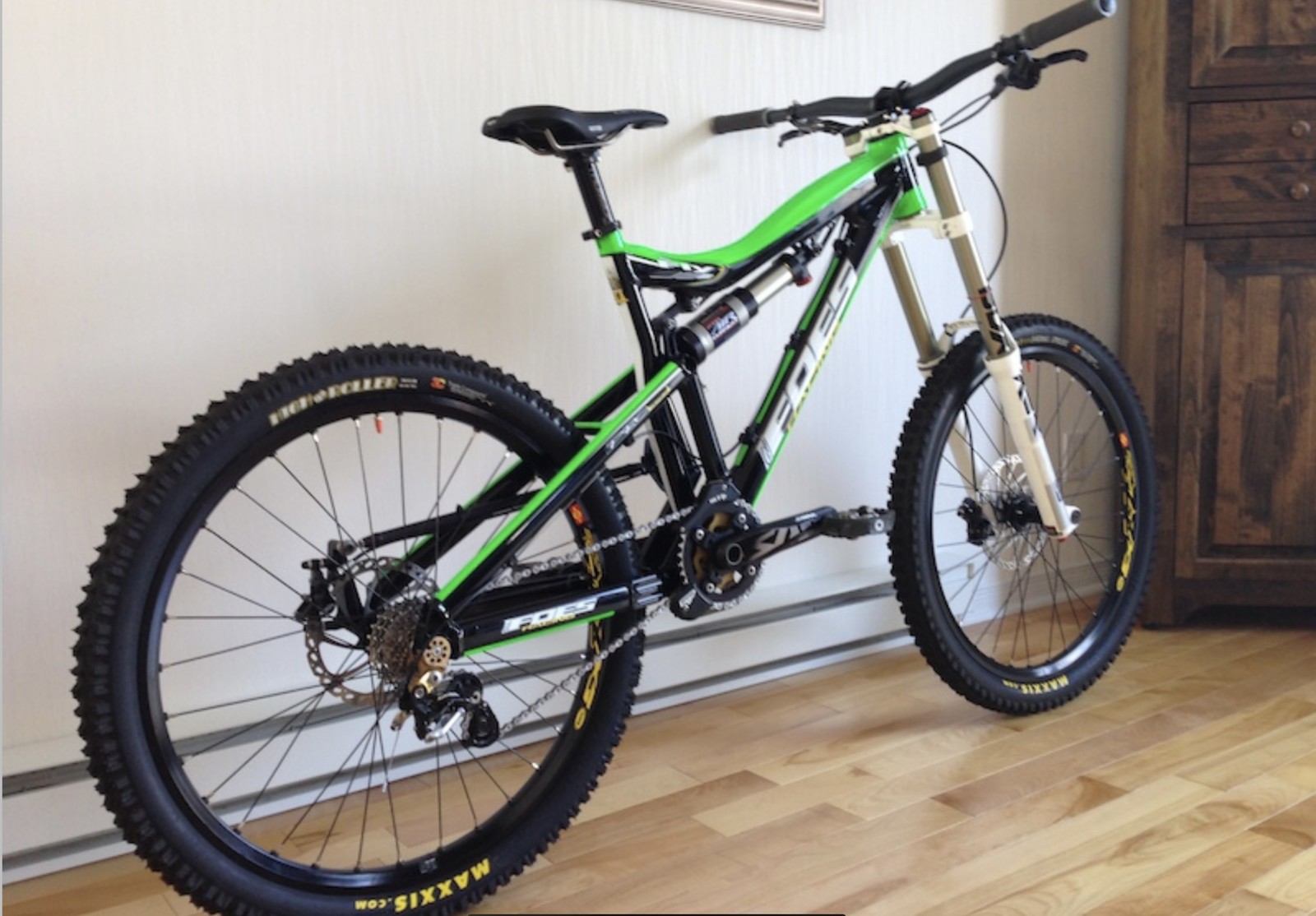 2009 Foes Racing (The Fly) - Johnnyfoes's Bike Check - Vital MTB