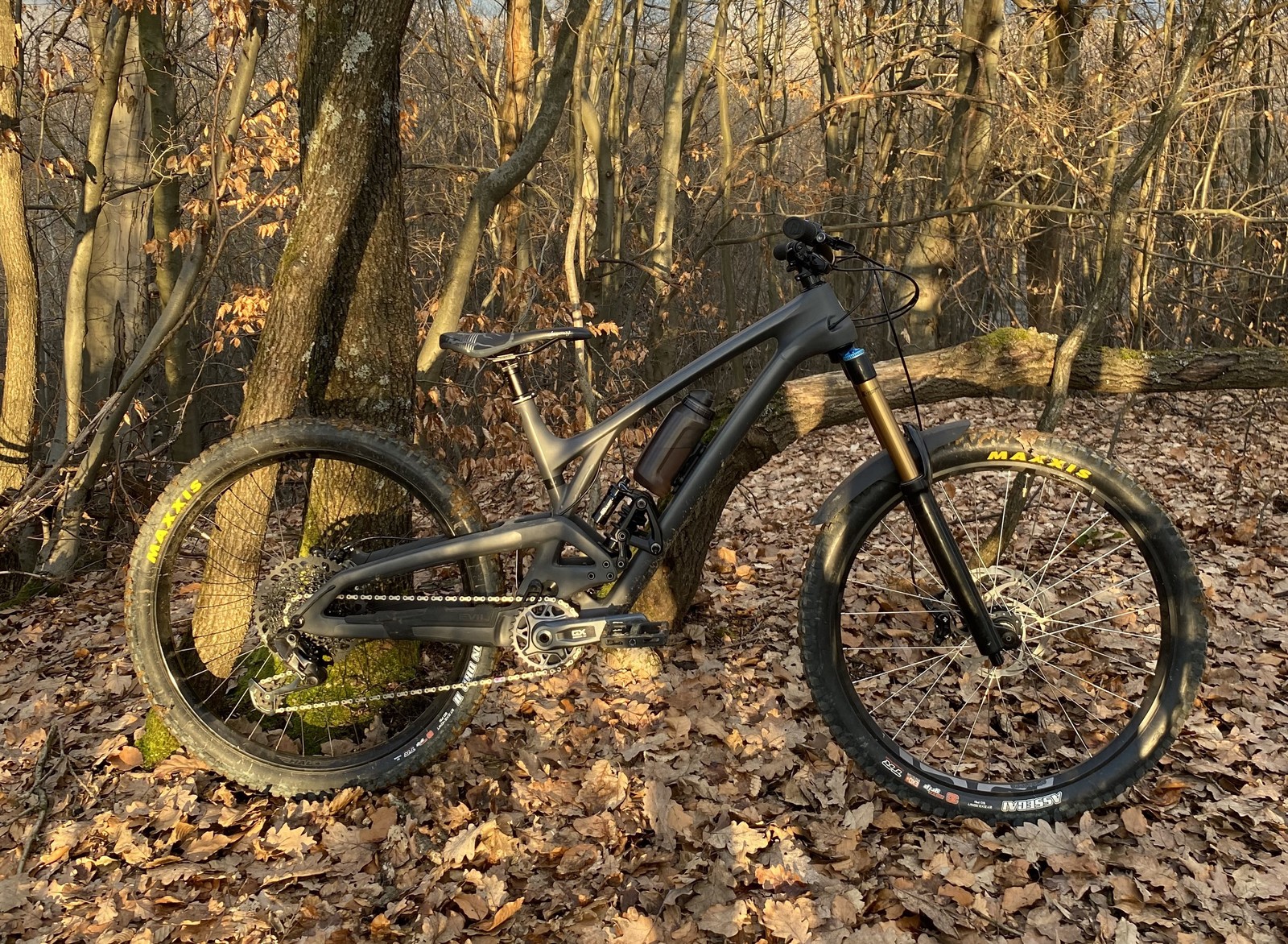 Evil Insurgent V3 - Sly42's Bike Check - Vital MTB