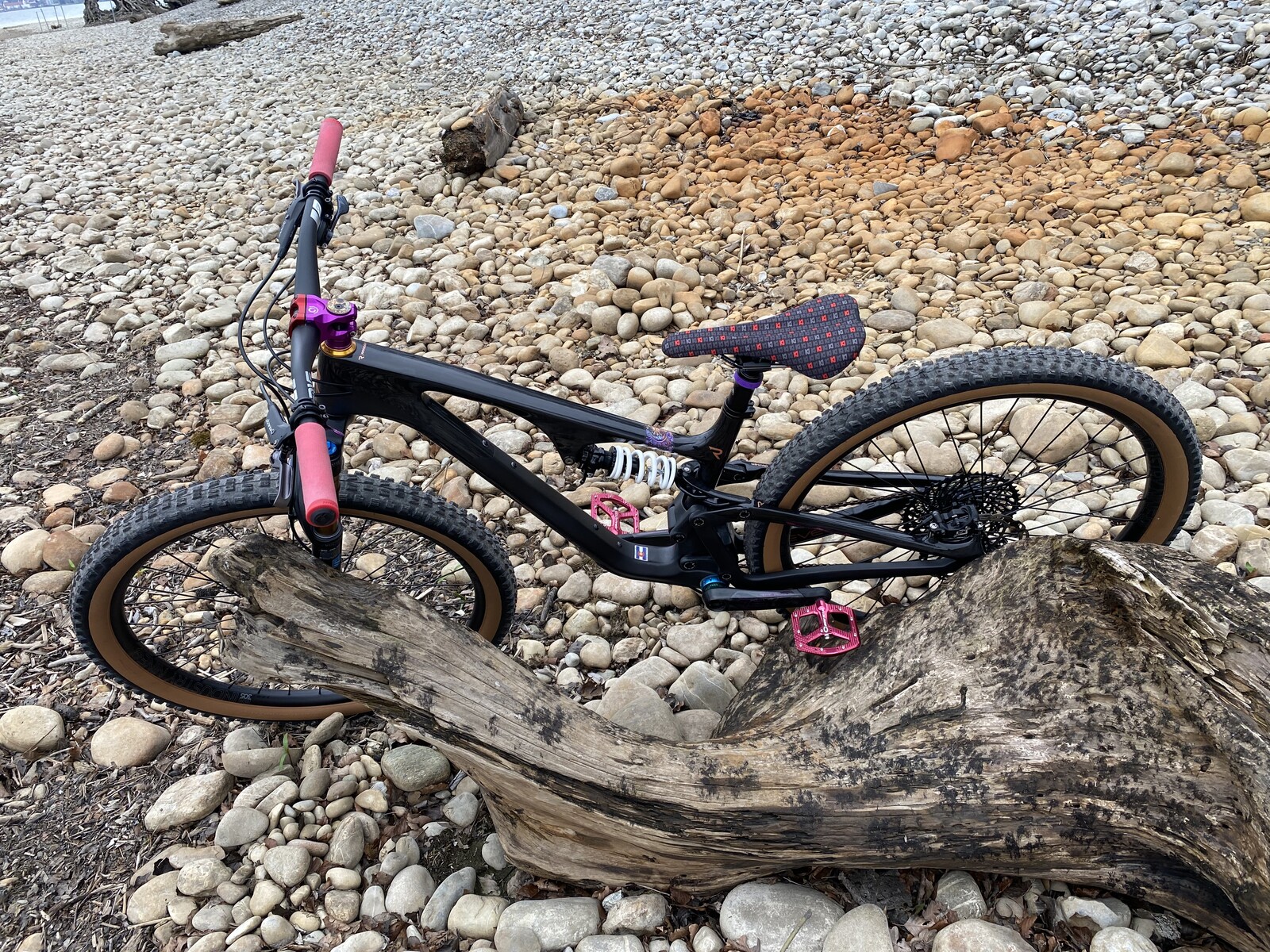 revel ranger v2 de la coal - francis42's Bike Check - Vital MTB