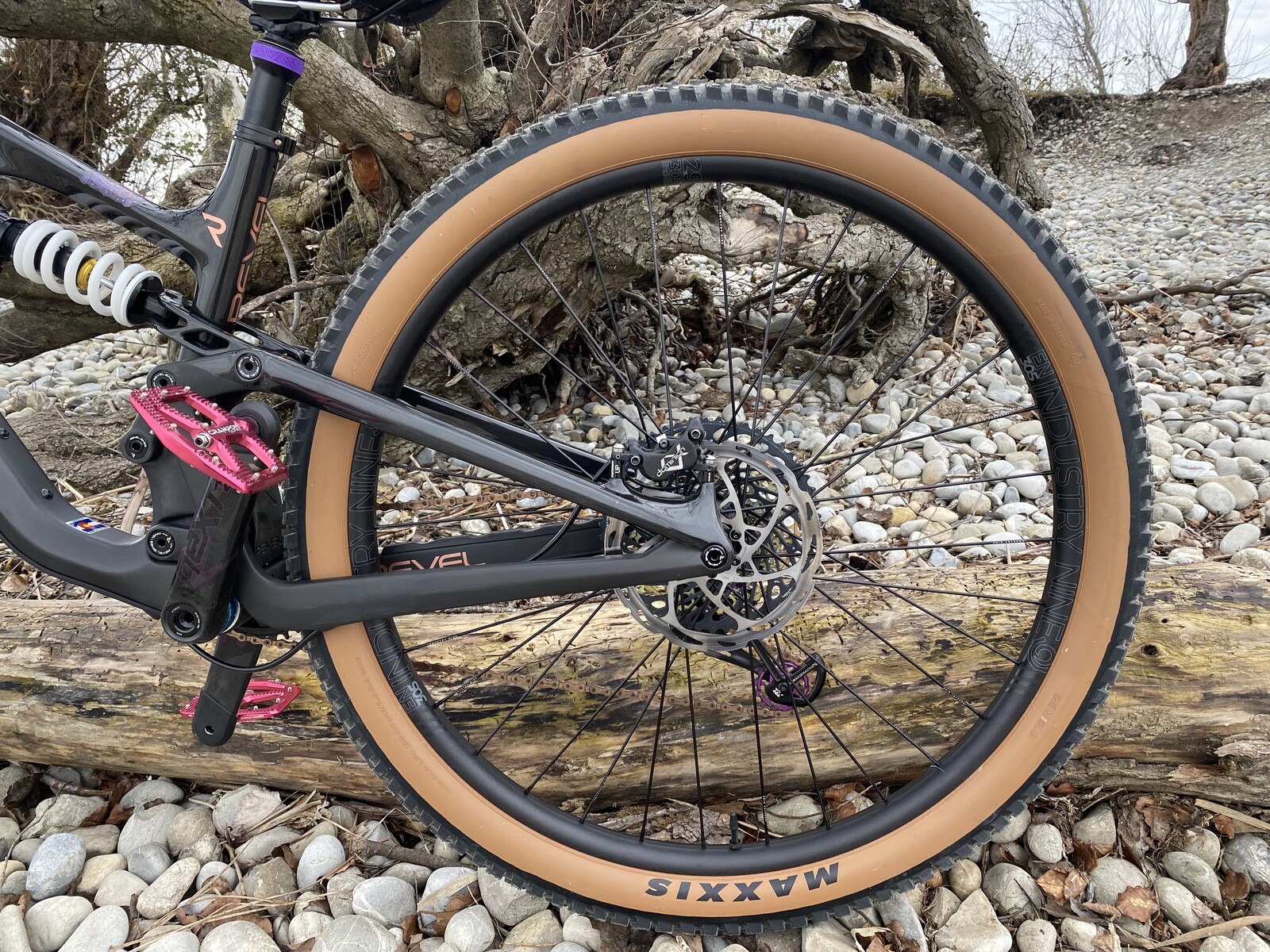 revel ranger v2 de la coal - francis42's Bike Check - Vital MTB