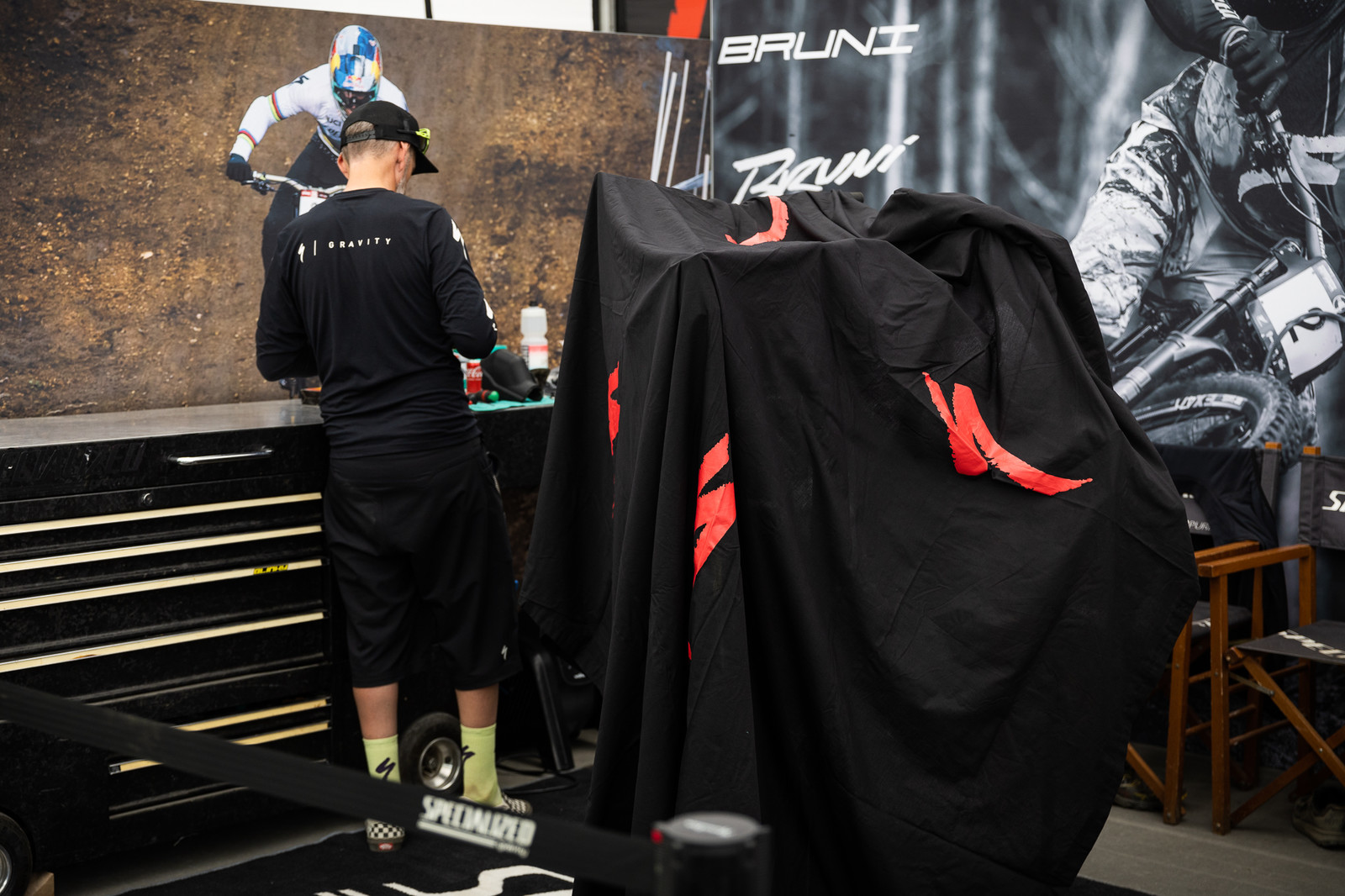 Specialized Prototype DH bike - PIT BITS 1 - 2023 Val di Sole World Cup ...