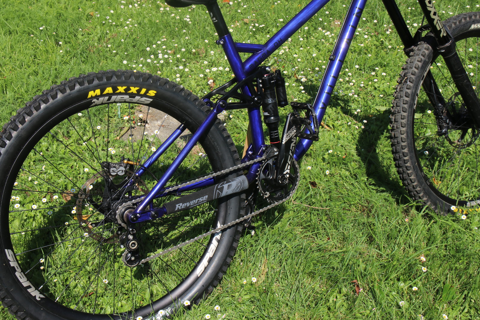 Vulcain cycles Magma DH midnight blue - dave65's Bike Check - Vital MTB