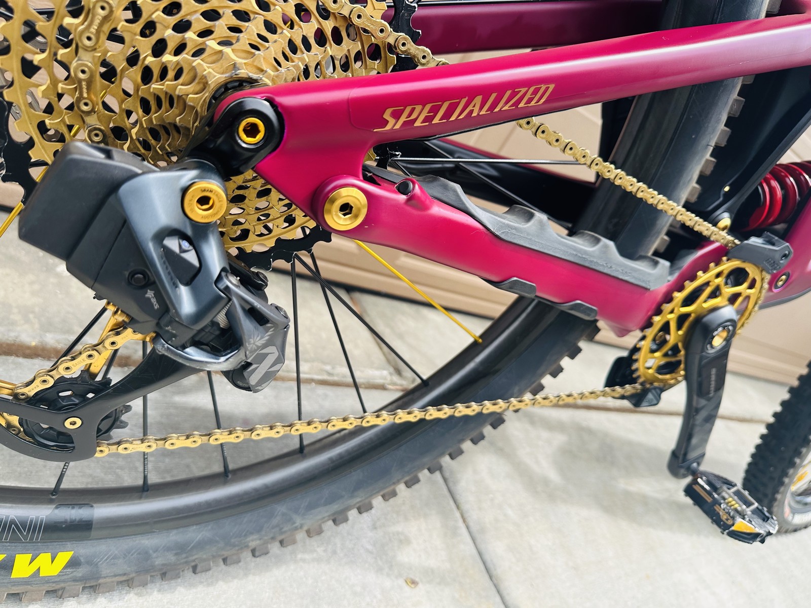 The Golden Rasberry - Custom Build - limey's Bike Check - Vital MTB