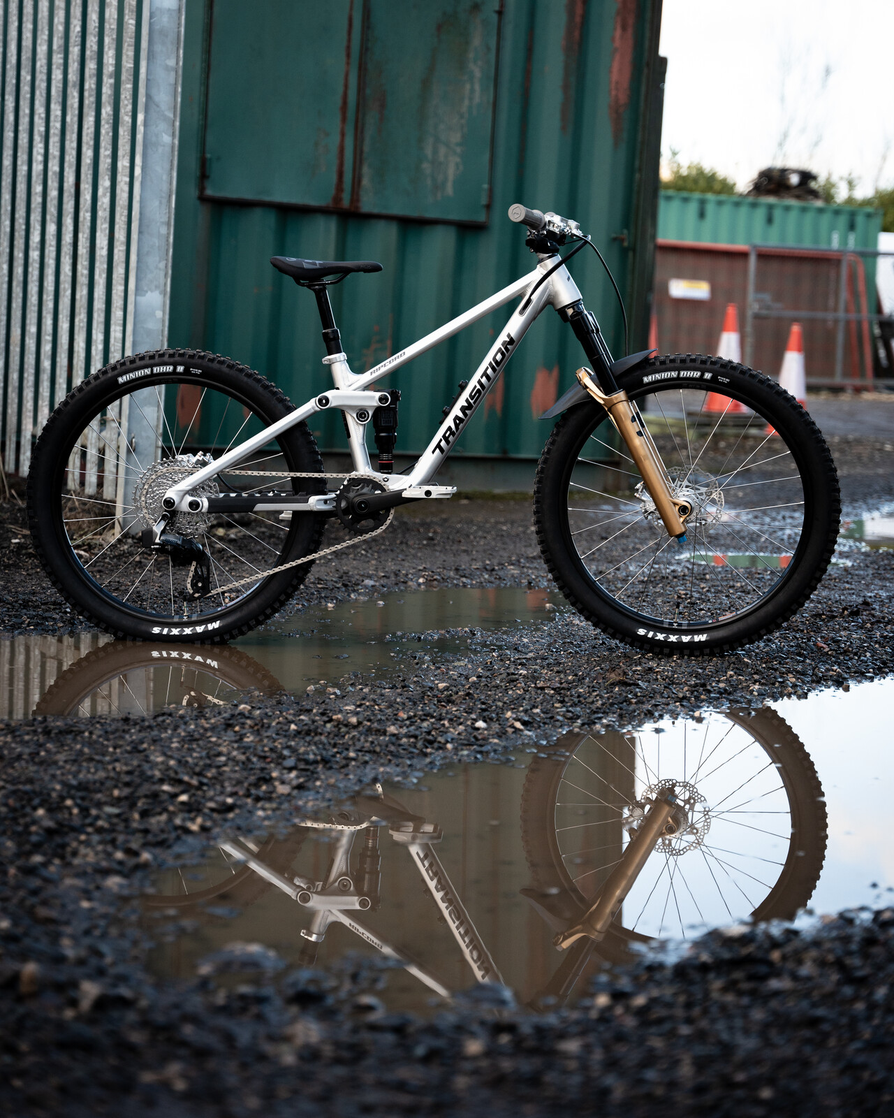 Custom Transition ripcord - Fine Tune Cycles's Bike Check - Vital MTB