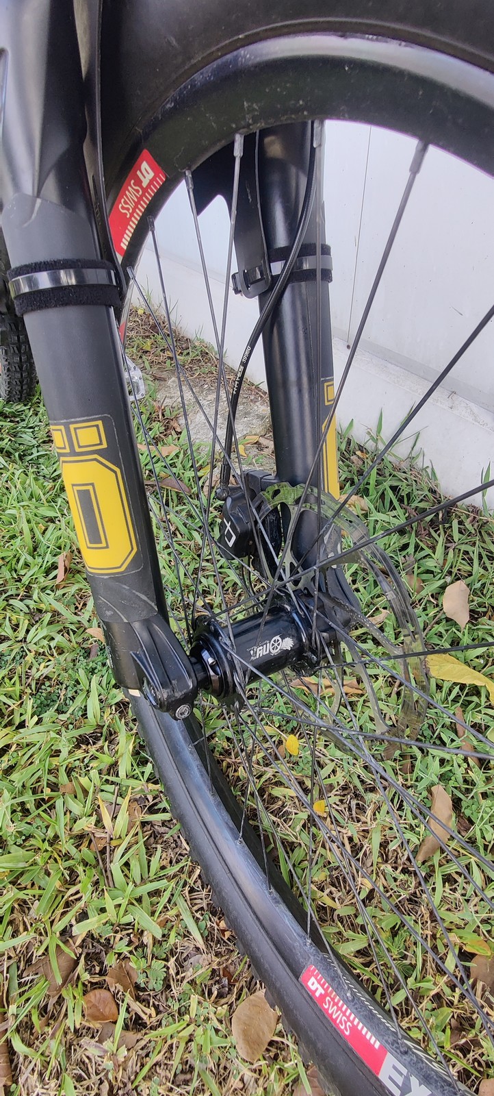 Intense Tracer Factory Elite 275 - pdxpdx's Bike Check - Vital MTB