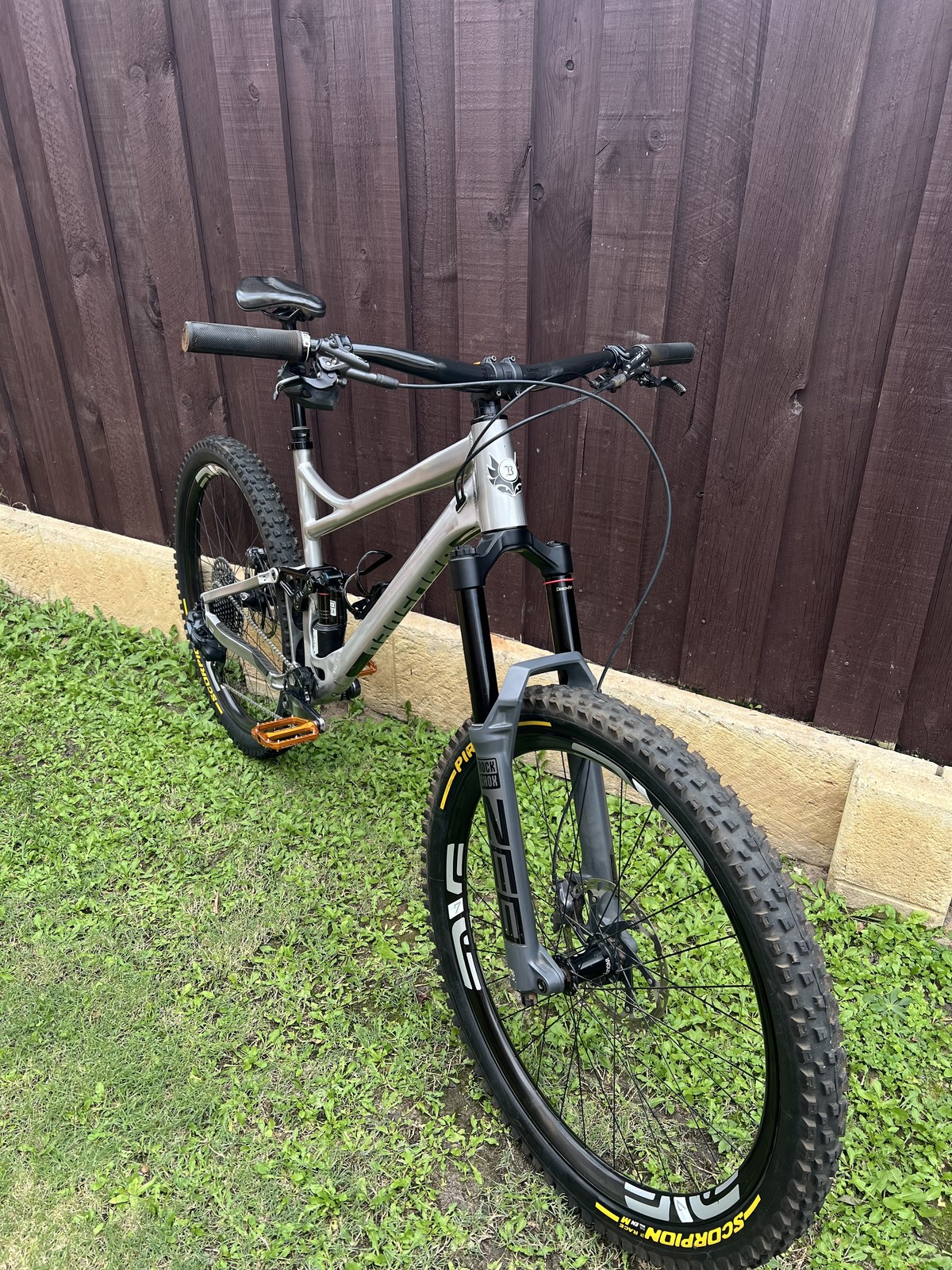 Banshee Titan v3.2 Custom Built - sammyg2468's Bike Check - Vital MTB