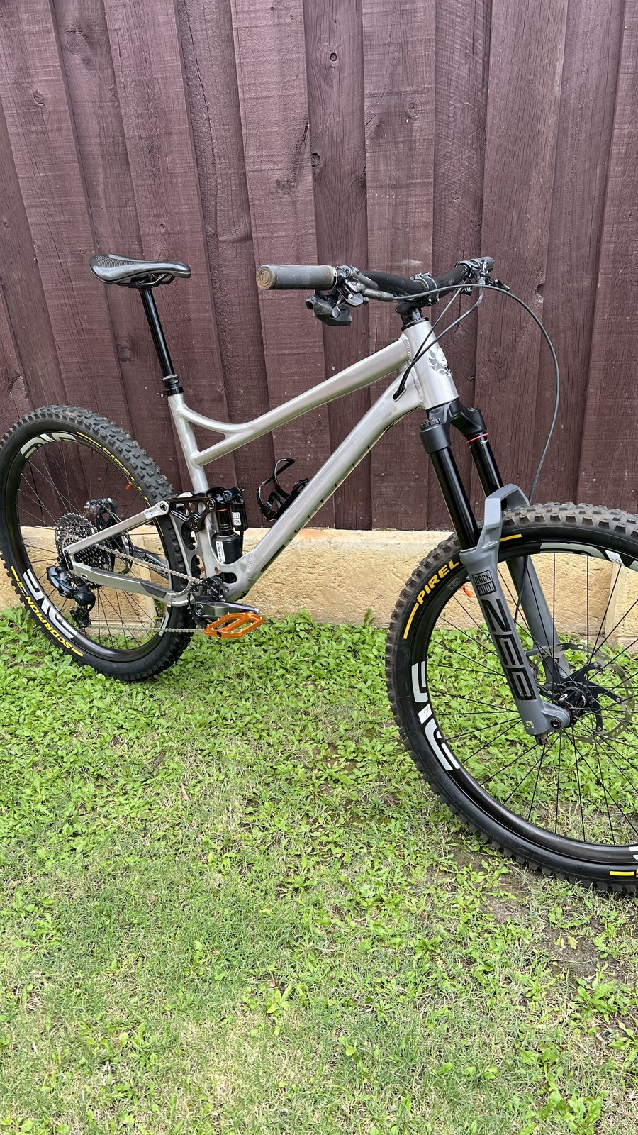 Banshee Titan v3.2 Custom Built - sammyg2468's Bike Check - Vital MTB