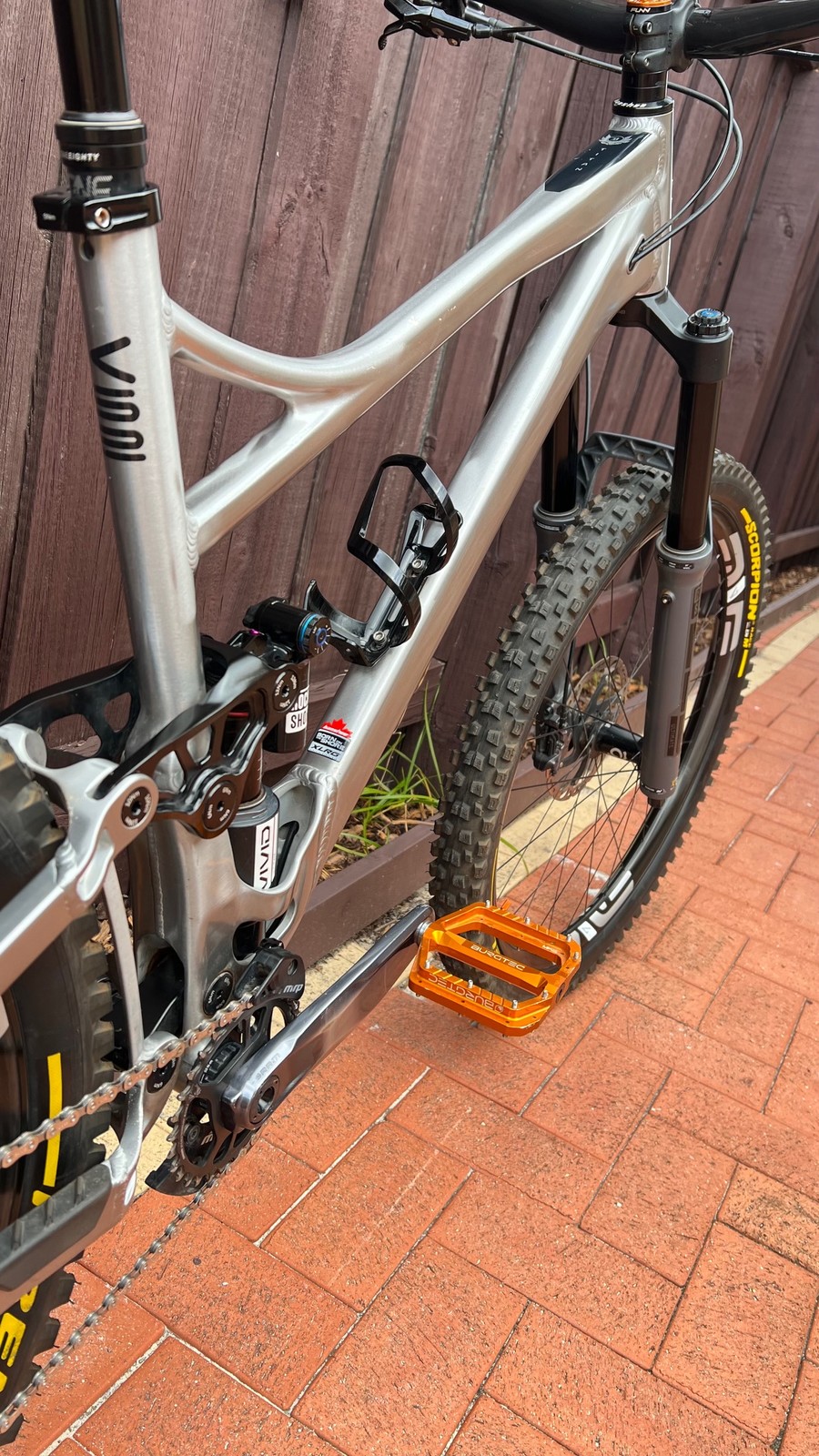 Banshee Titan v3.2 X-Large Fully Custom Built - sammyg2468's Bike Check ...