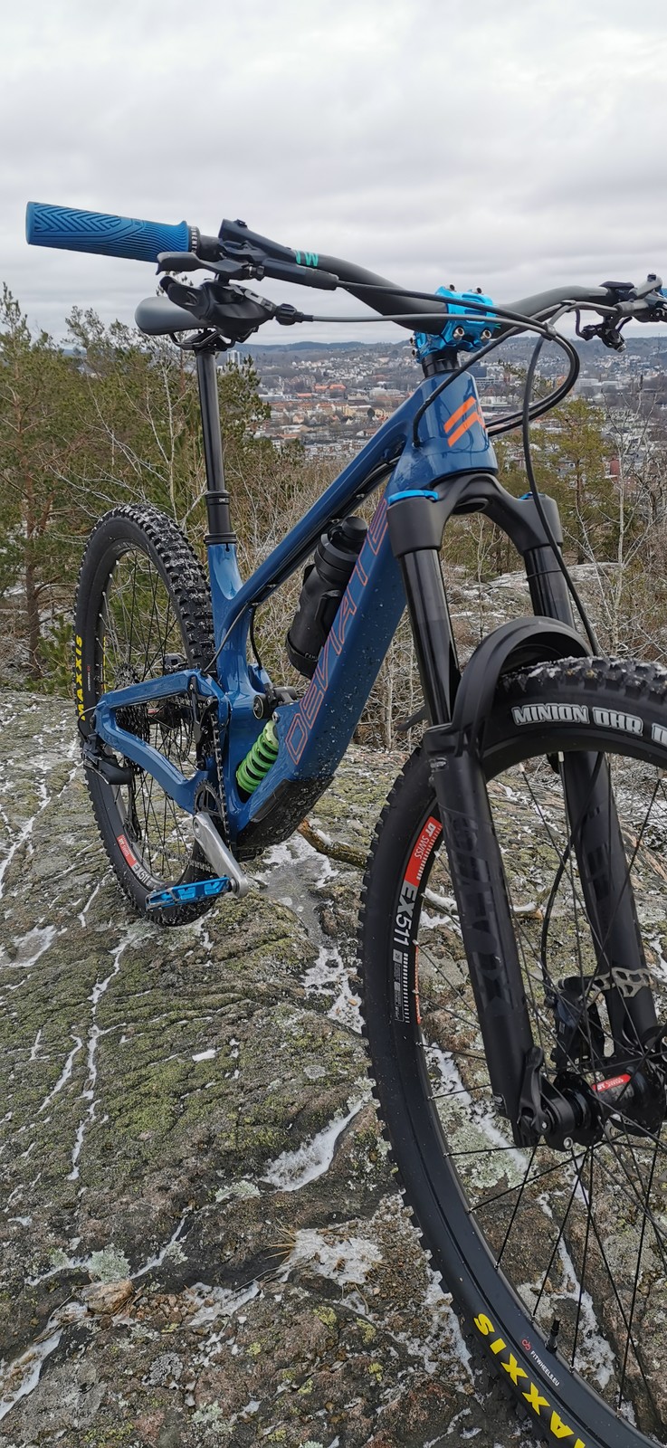 Deviate Highlander V2 - mannebask's Bike Check - Vital MTB