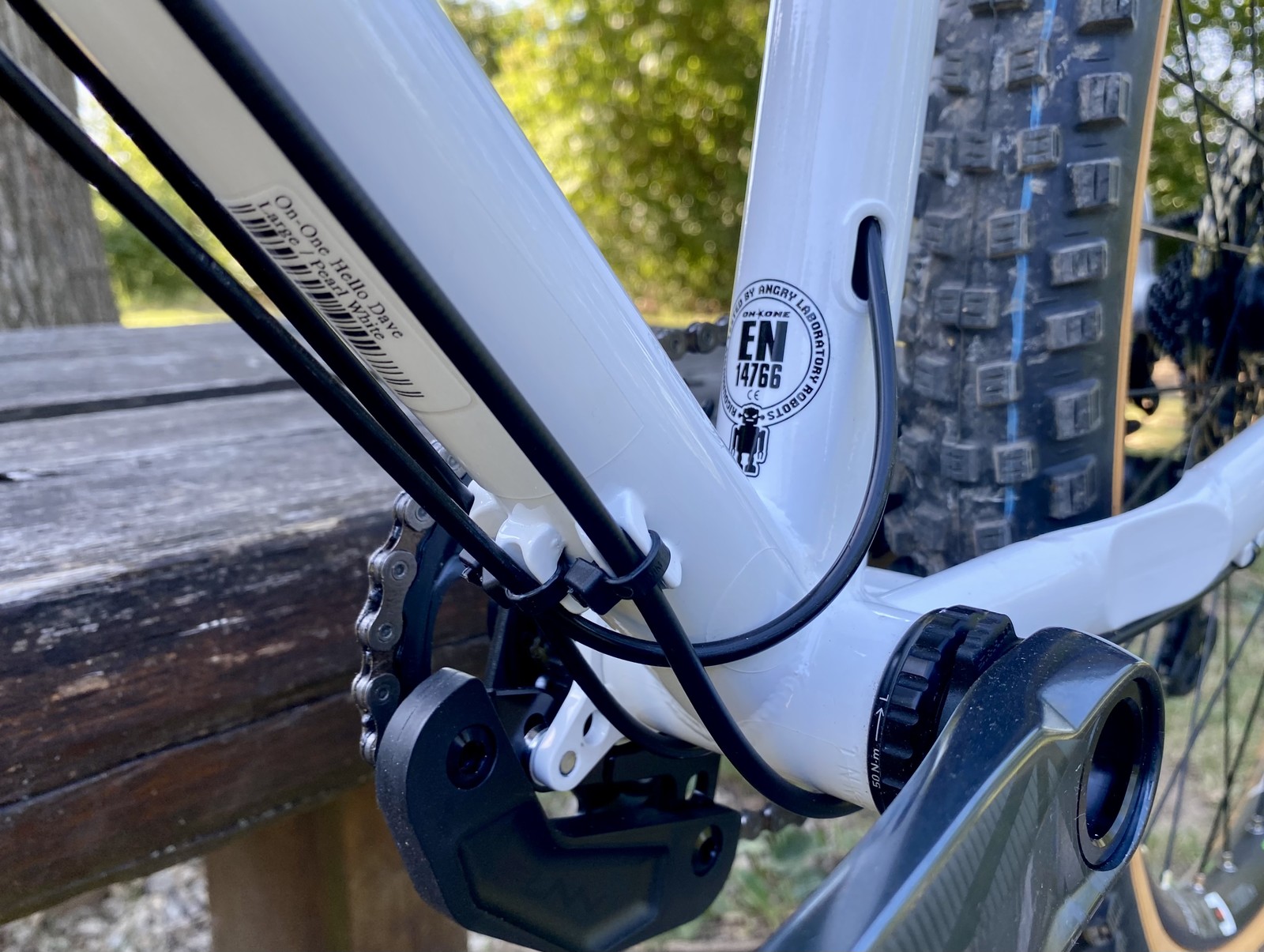 On One Hello Dave - Hello Dave90's Bike Check - Vital MTB