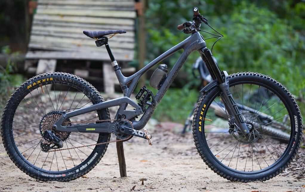 Evil Insurgent 2022 V3 - tqmudshredder's Bike Check - Vital MTB