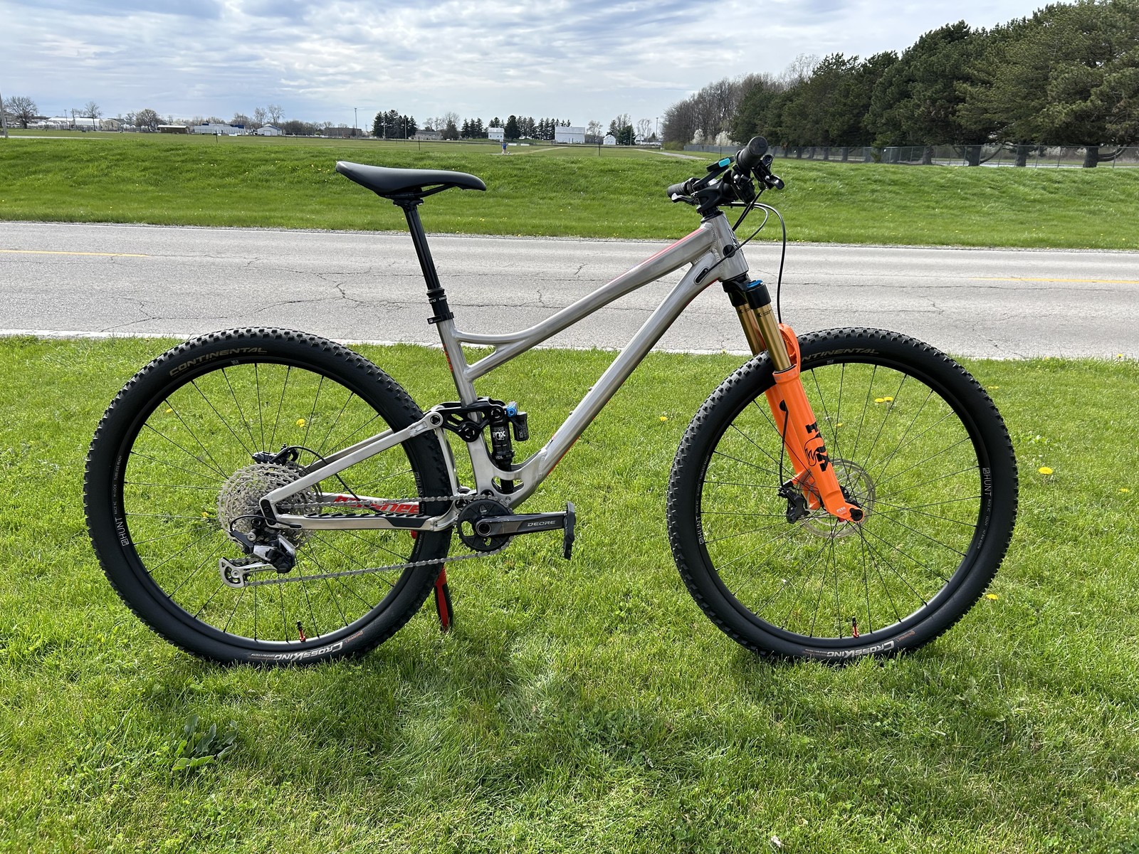 2021 Banshee Phantom V3 - EliKaz🇺🇸's Bike Check - Vital MTB