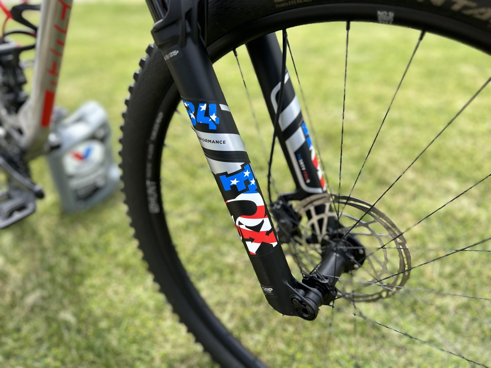 2021 Banshee Phantom V3 - EliKaz🇺🇸's Bike Check - Vital MTB