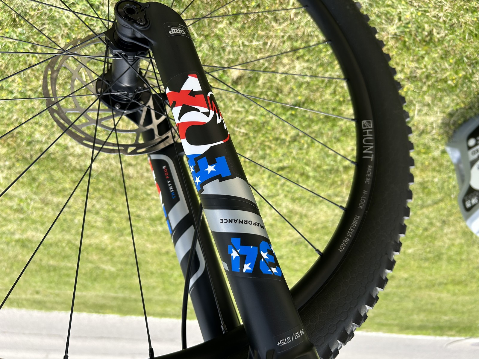 2021 Banshee Phantom V3 - EliKaz🇺🇸's Bike Check - Vital MTB