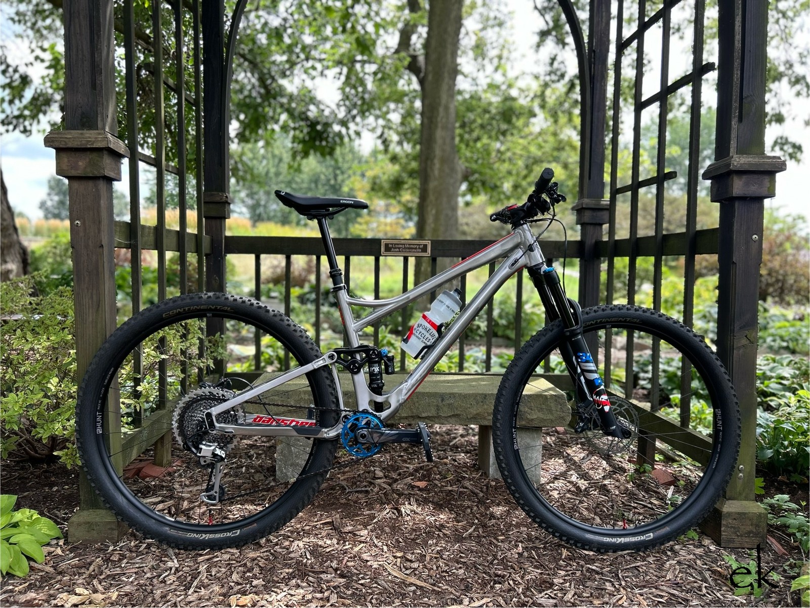 2021 Banshee Phantom V3 - EliKaz🇺🇸's Bike Check - Vital MTB