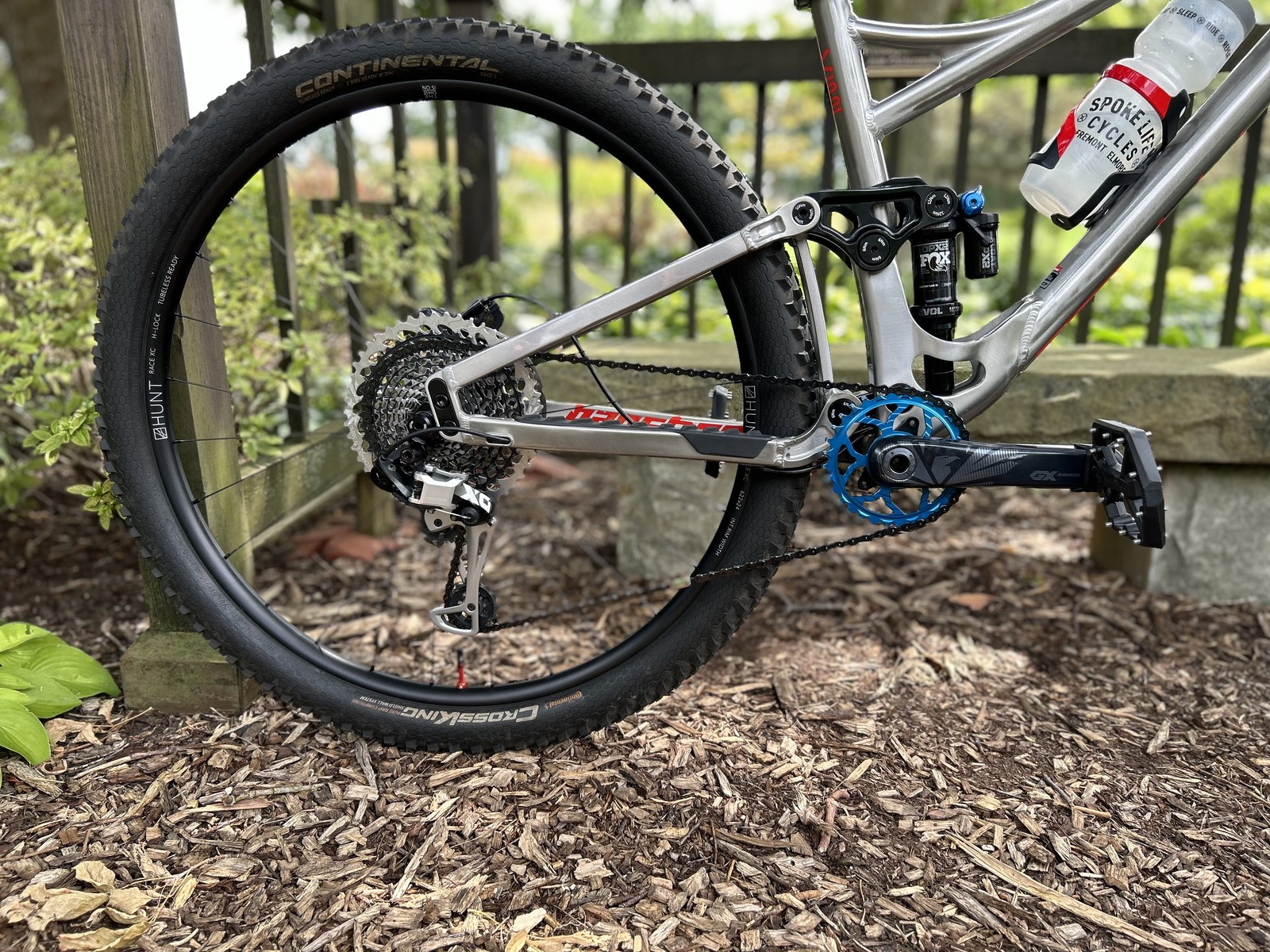 2021 Banshee Phantom V3 - EliKaz🇺🇸's Bike Check - Vital MTB