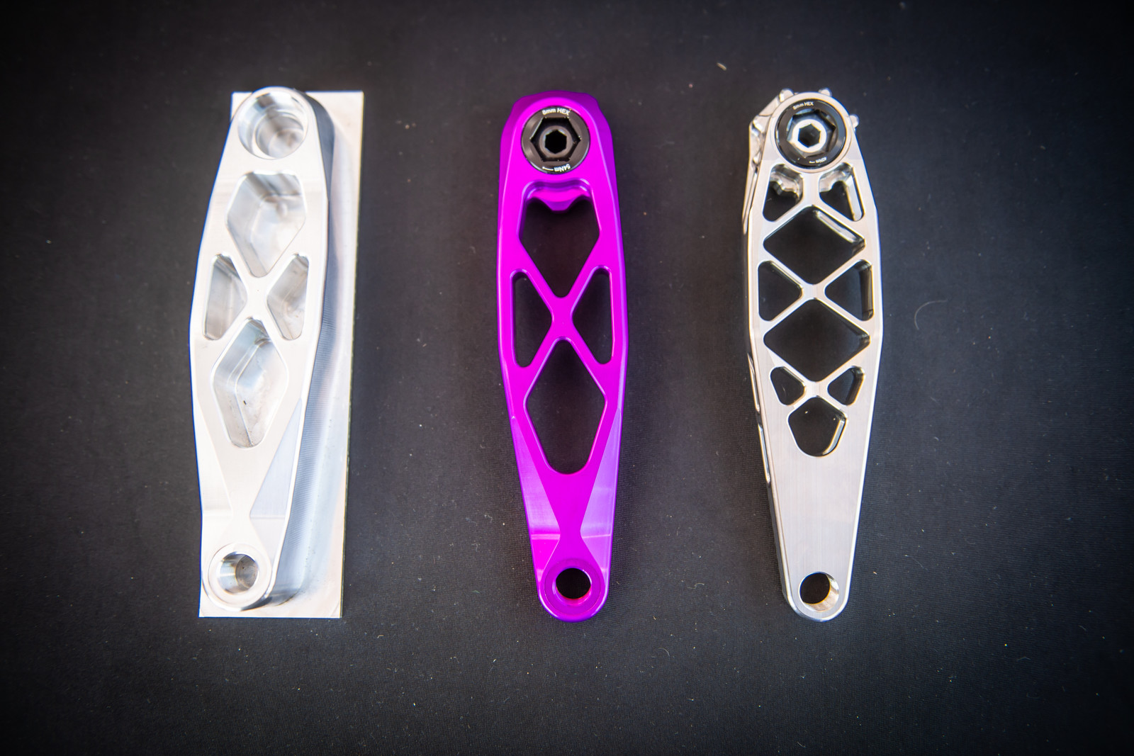 5DEV Titanium Cranks - PIT BITS - Sea Otter 2023 Day 3 - Mountain ...