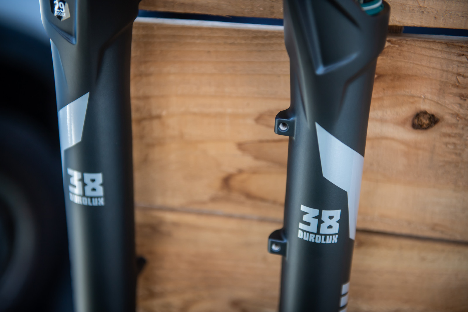 SR Suntour ABS mounts - PIT BITS - Sea Otter 2024 Day 3 - Mountain ...