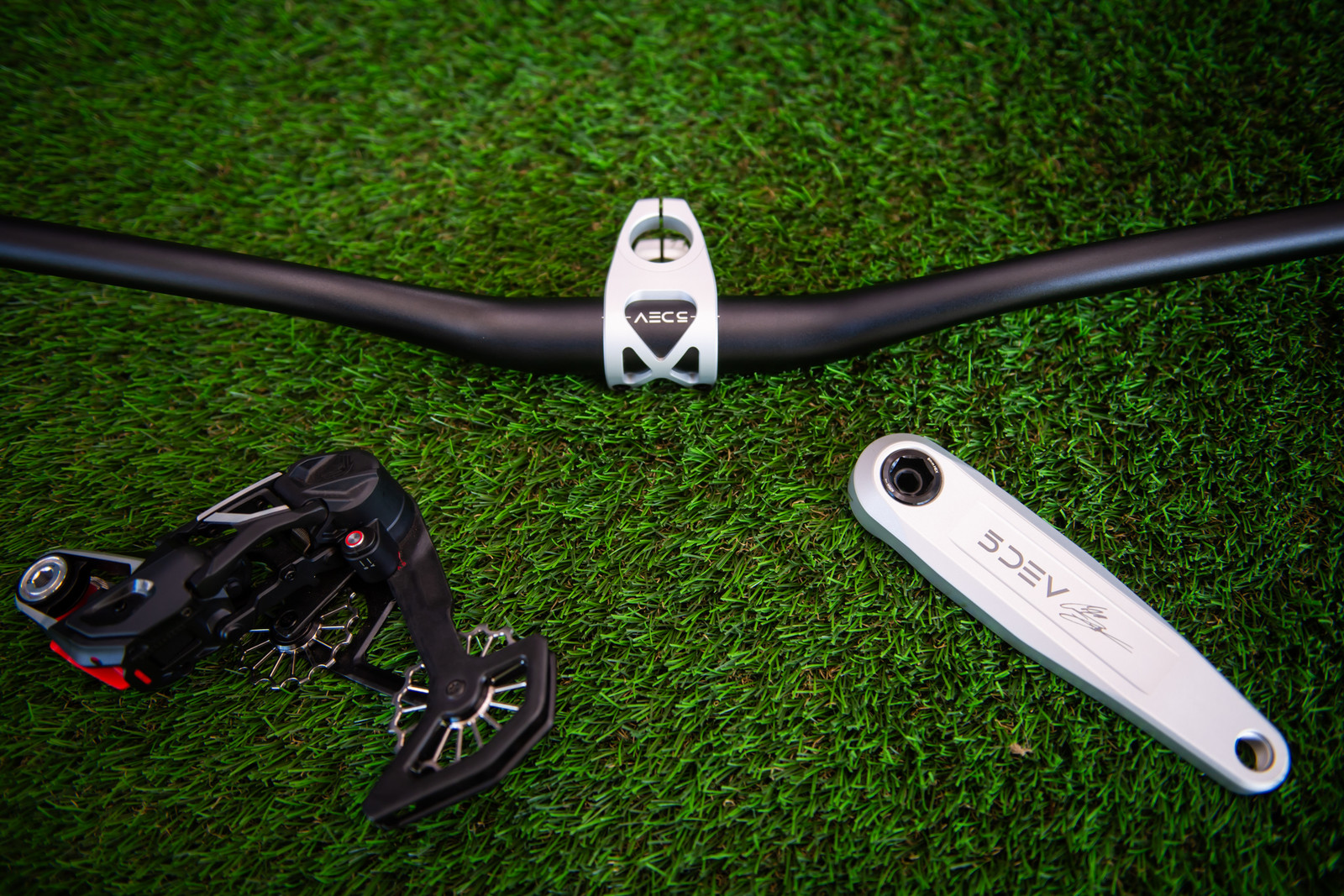 5DEV Crankarms, Stem, and Pulley Wheels - PIT BITS - Sea Otter 2024 Day ...