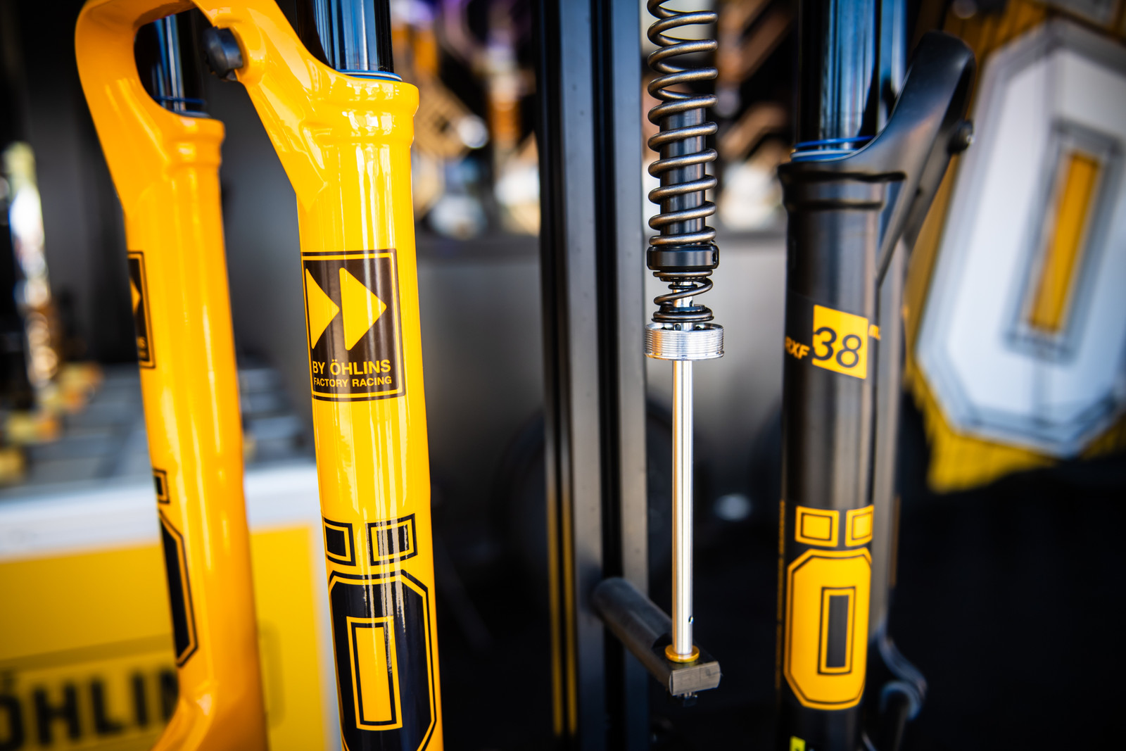 Öhlins Coil Kit for RXF38 and DH38 - PIT BITS - Sea Otter 2024 Day 1 ...