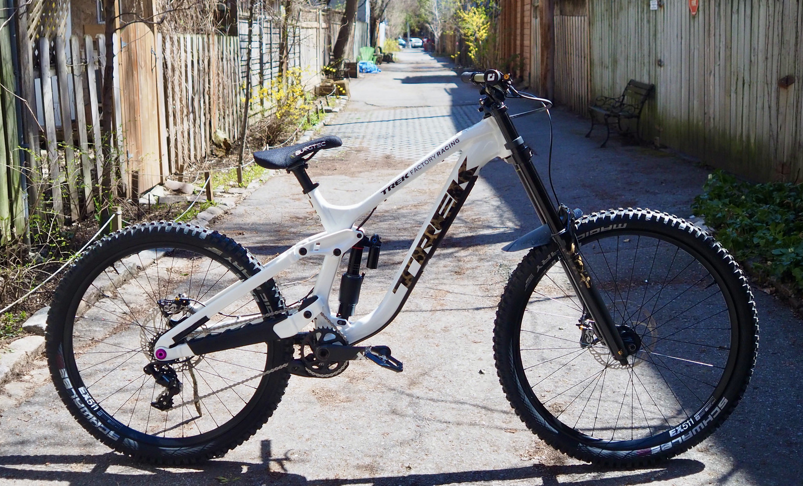 Trek Session 9 - Vital Bike of the Day July 2024 - Mountain Biking ...