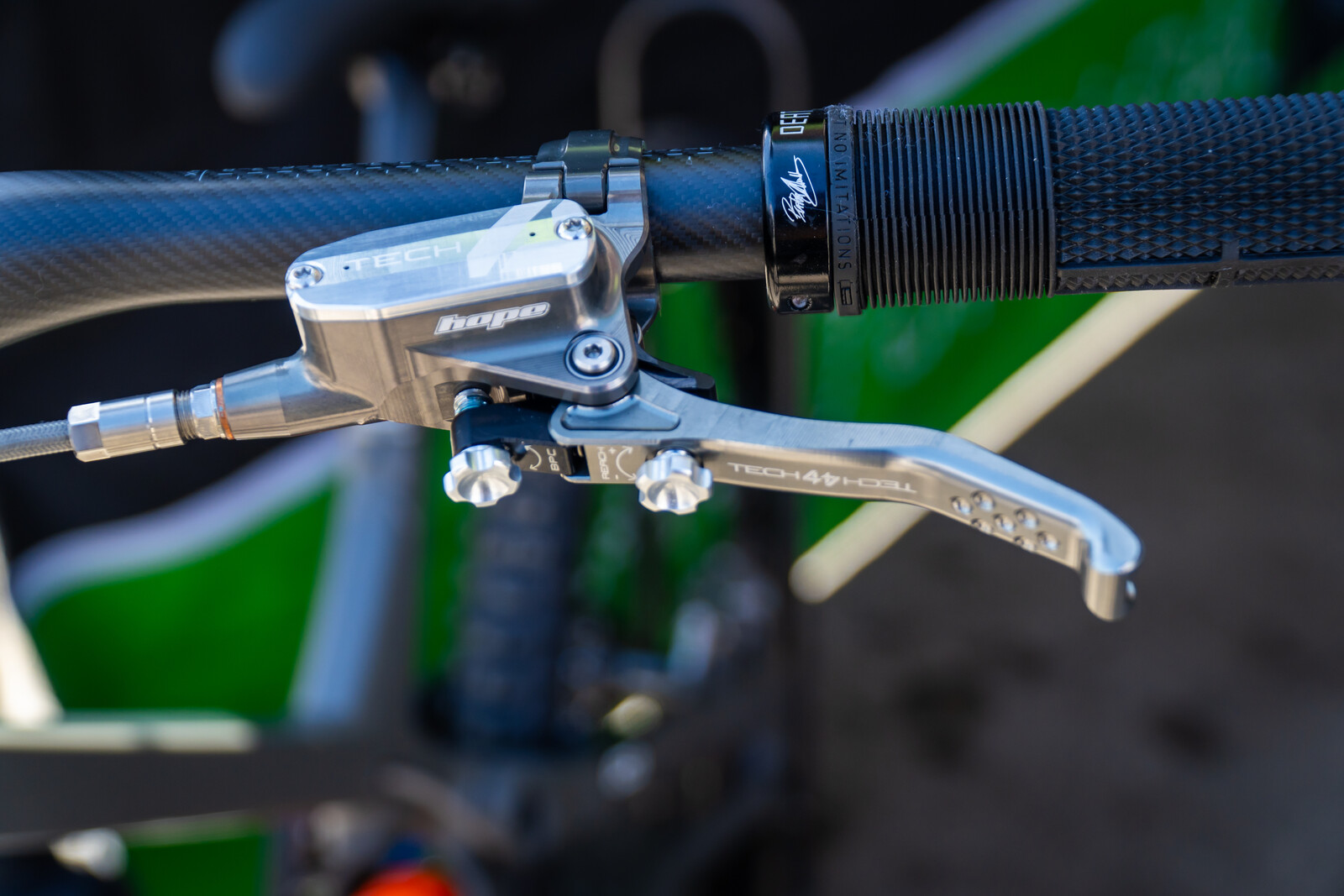 Hope "Smoke" brake body? - Sea Otter 2025 Day 1 Part 1 - Mountain ...