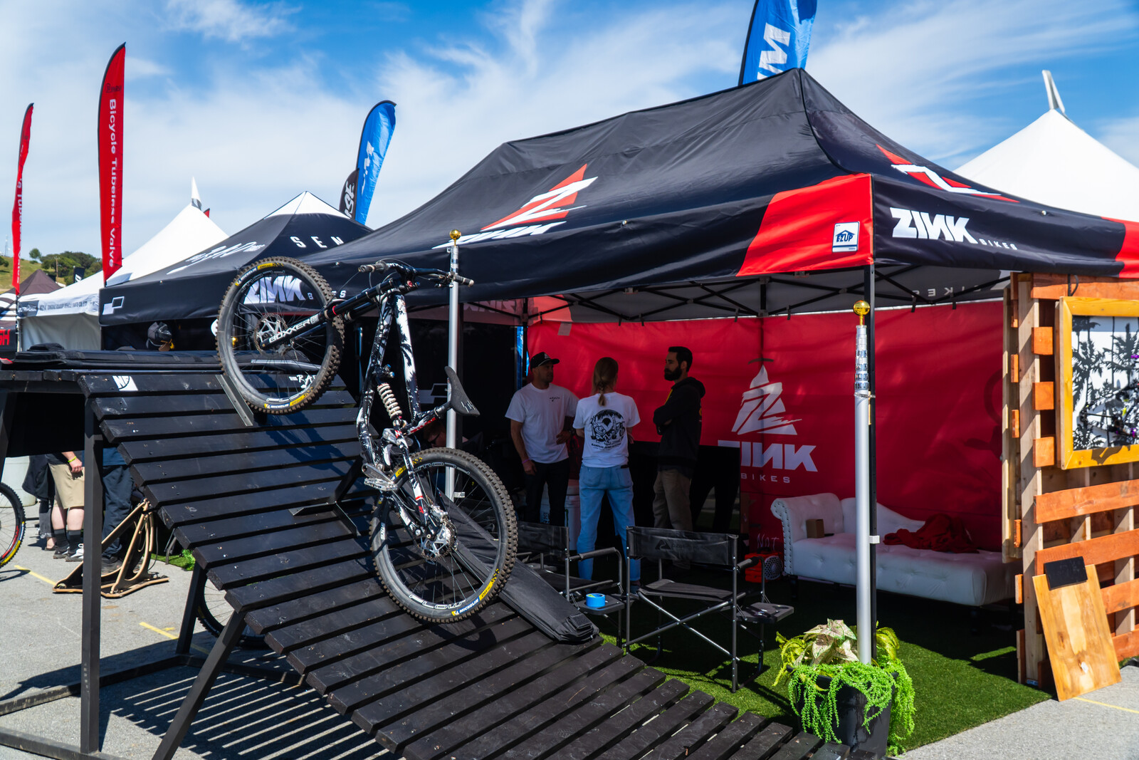 Zink Bikes ready for launch! - Sea Otter 2025 Day 1 Part 1 - Mountain Biking Pictures - Vital MTB