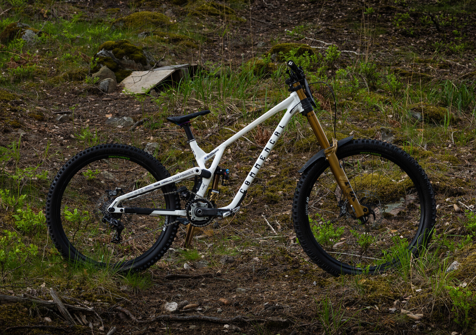 Commencal Supreme DH V5 - Vital Bike of the Day May 2025 - Mountain ...