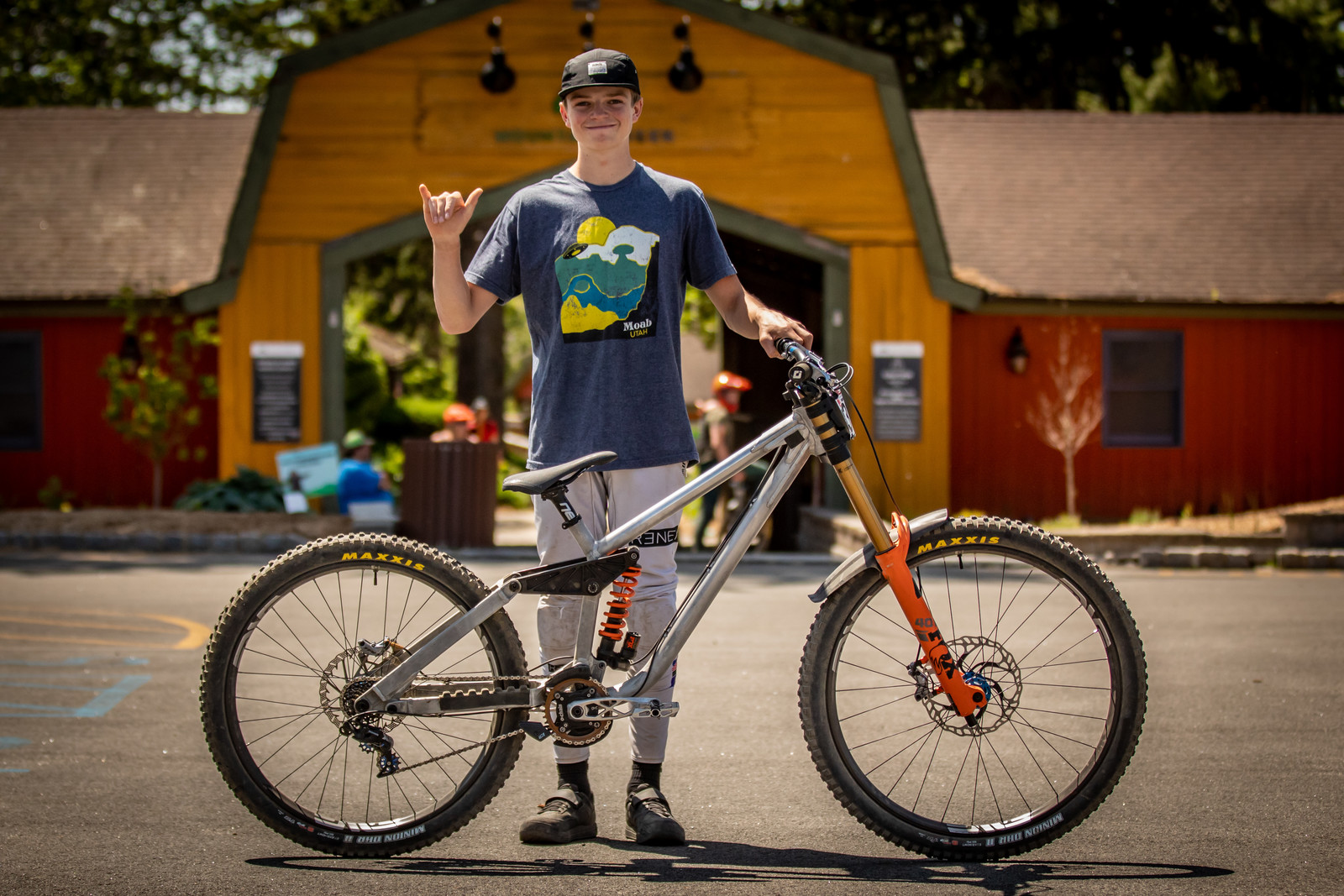 Asa Vermette and his Frameworks Proto - PIT BITS - Downhill Southeast ...