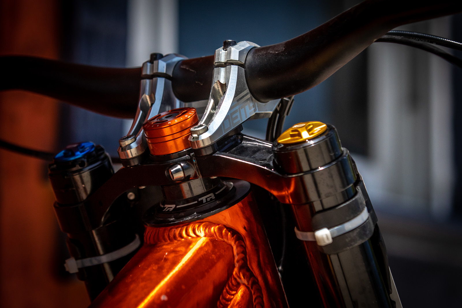 Corey Jackson's custom painted Transiton TR11. Deity cockpit - PIT BITS ...