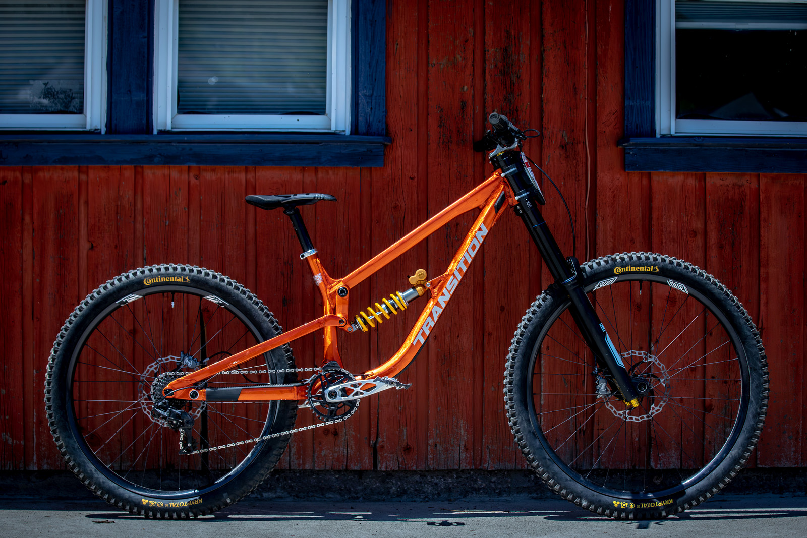 Corey Jackson's custom painted Transiton TR11 - PIT BITS - Downhill ...