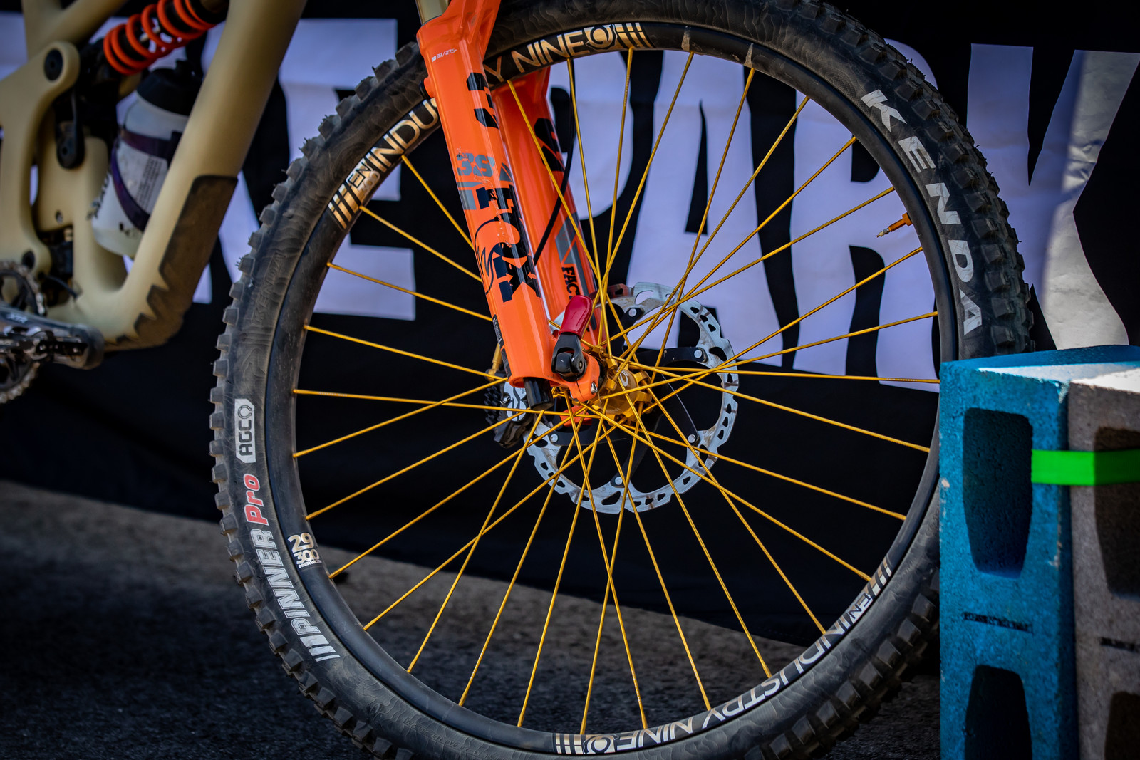 Lara Slavin's 2023 Yeti SB 165, custom mullet - PIT BITS - Downhill ...