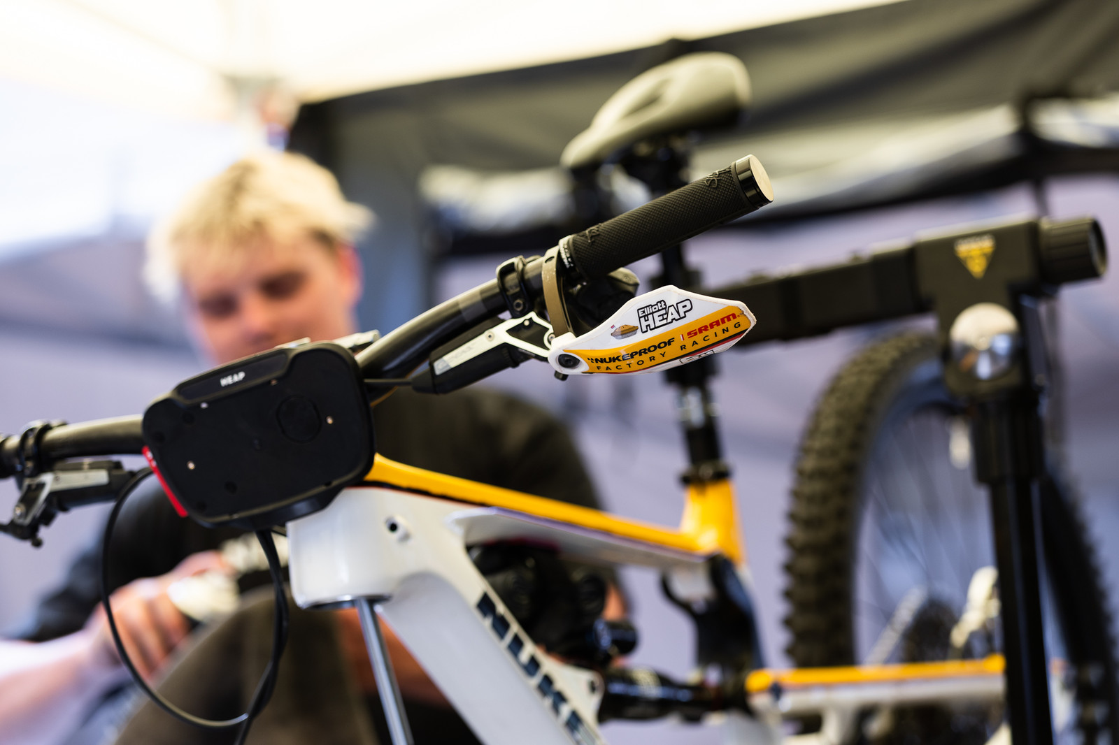 Heaps of protection - PIT BITS - EDR Val di Fassa - Mountain Biking ...