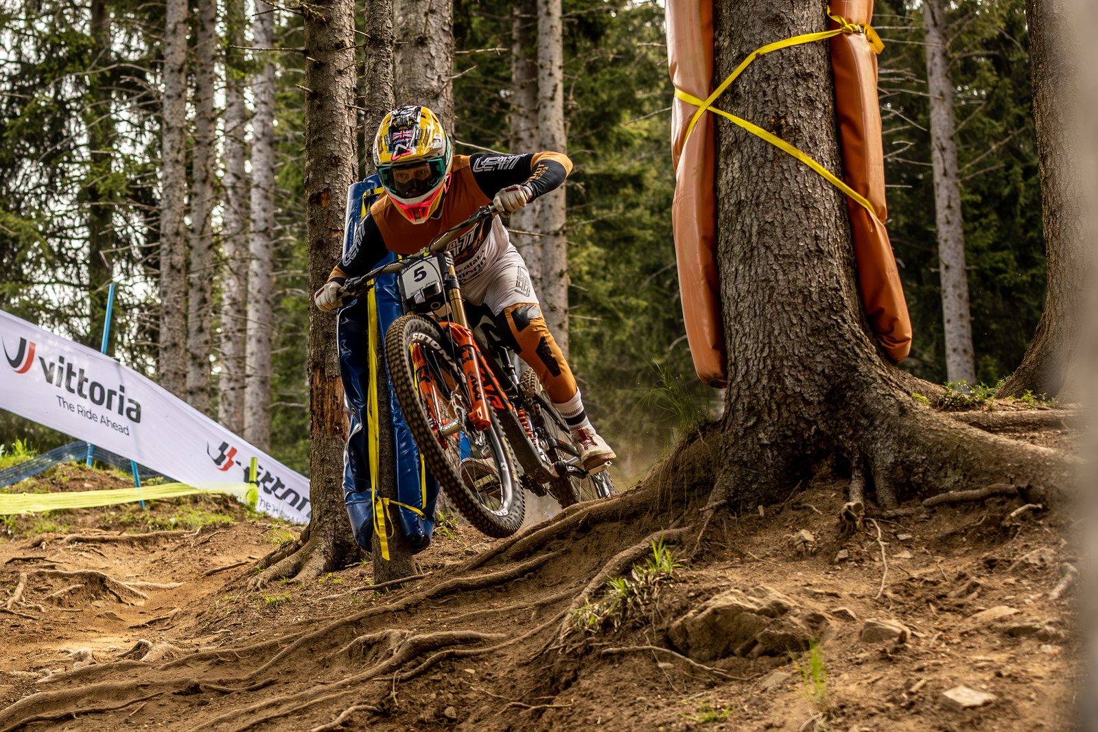 Bernard Kerr - PHOTO BLAST - World Cup DH Race Day Lenzerheide ...