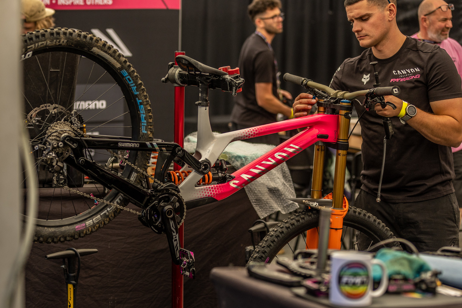 Canyon FMD pits, Rudi Eichhorn's Sender - PIT BITS 2 - 2023 World Cup ...