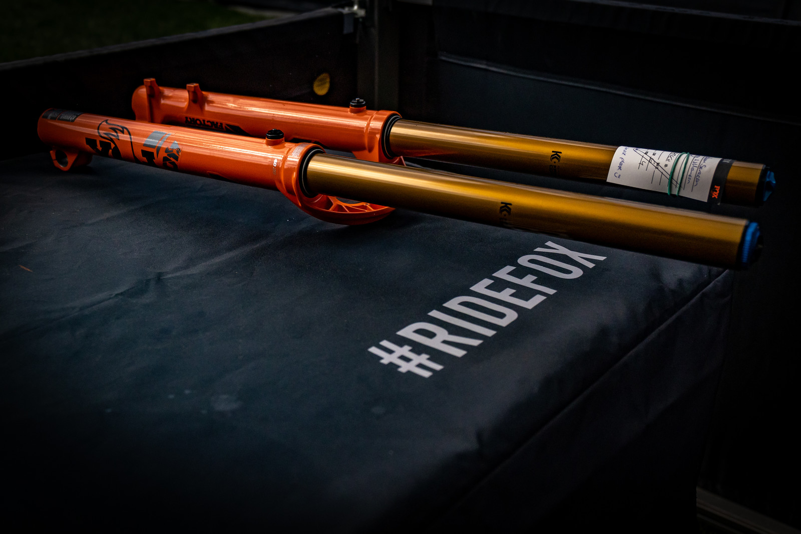 FOX pits - PIT BITS 2 - 2023 World Cup Downhill Lenzerheide - Mountain ...