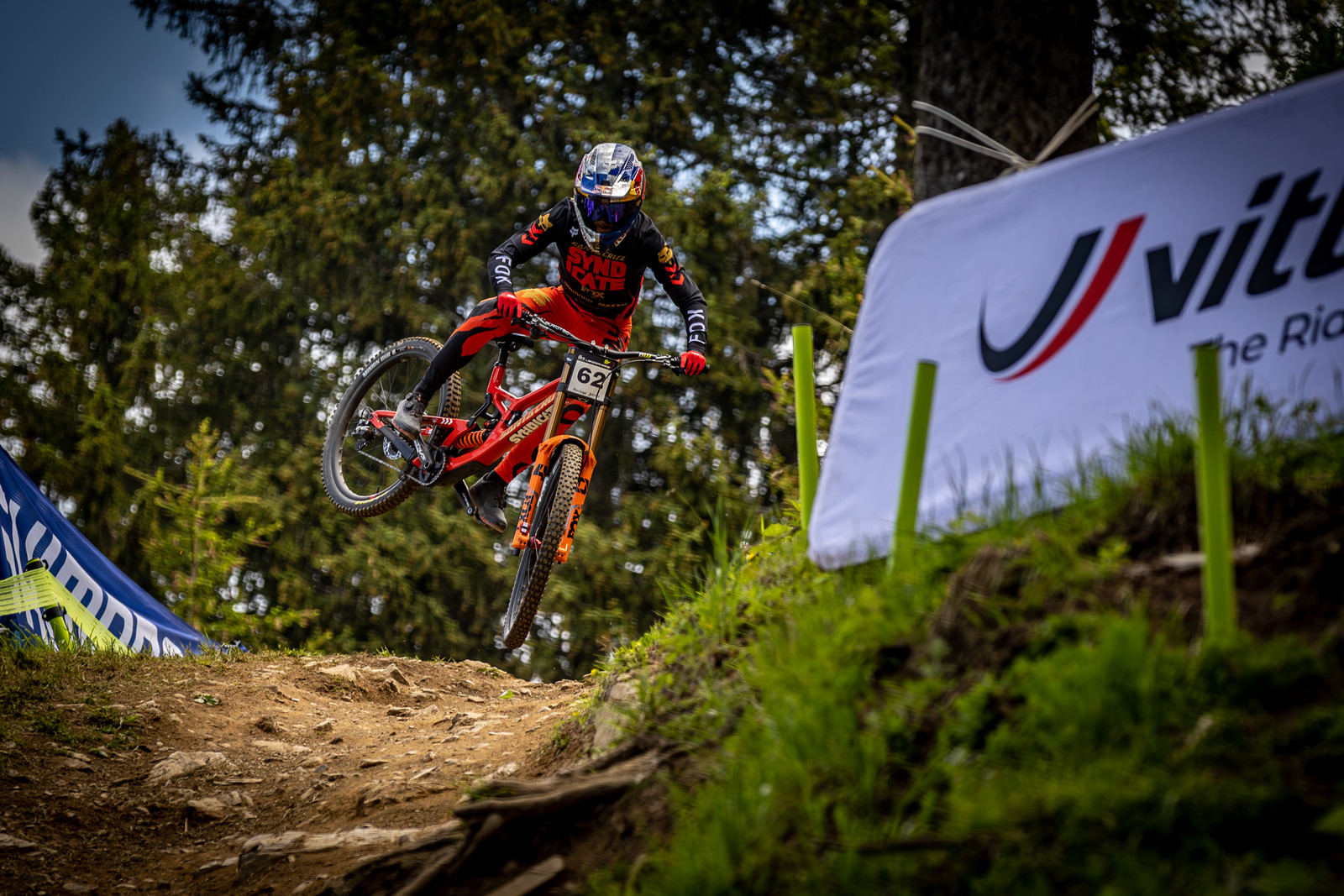 Jackson Goldstone - PHOTO BLAST - World Cup DH Race Day Lenzerheide ...