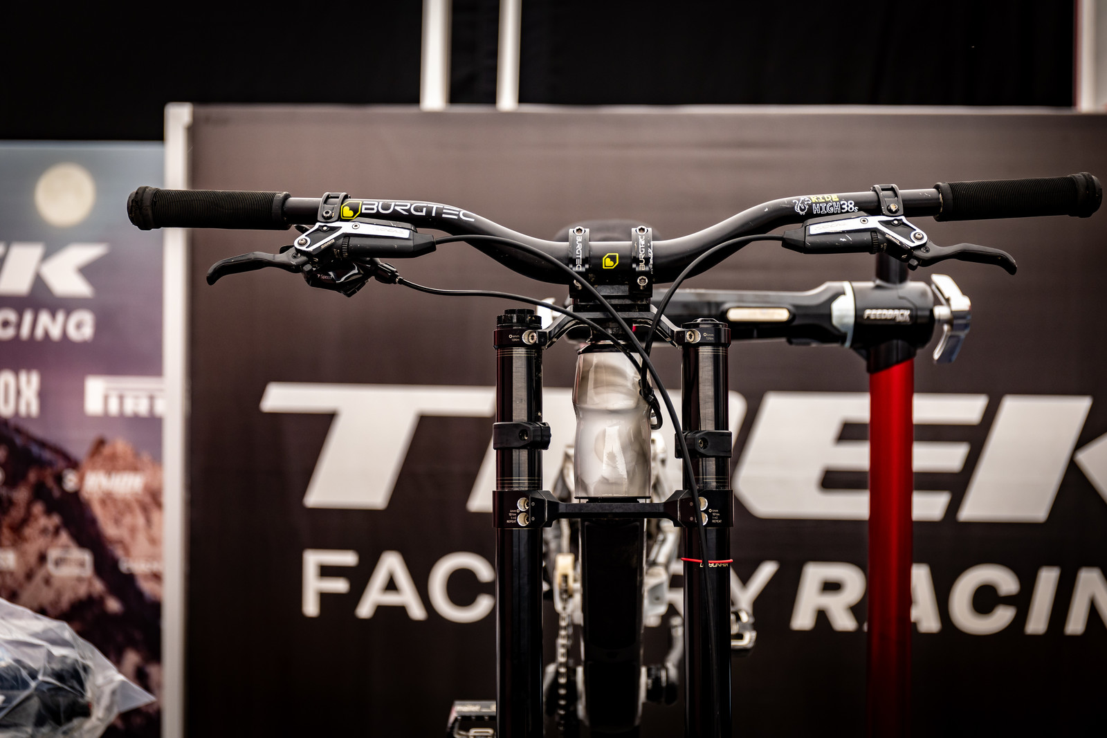 Kade Edwards' Trek Session - Burgtec / SRAM cockpit - PIT BITS - 2023 ...