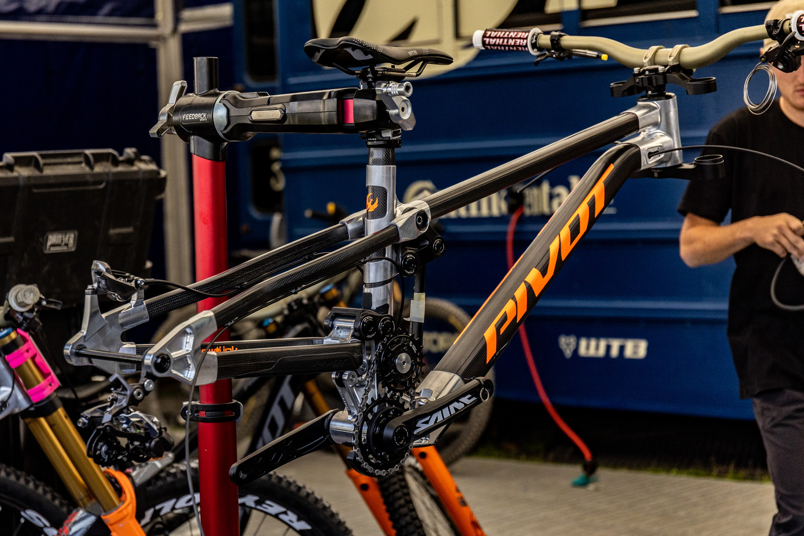 PIT BITS LENZERHEIDE WORLD CUP DH - Pivot Prototype Downhill Bike - PIT ...