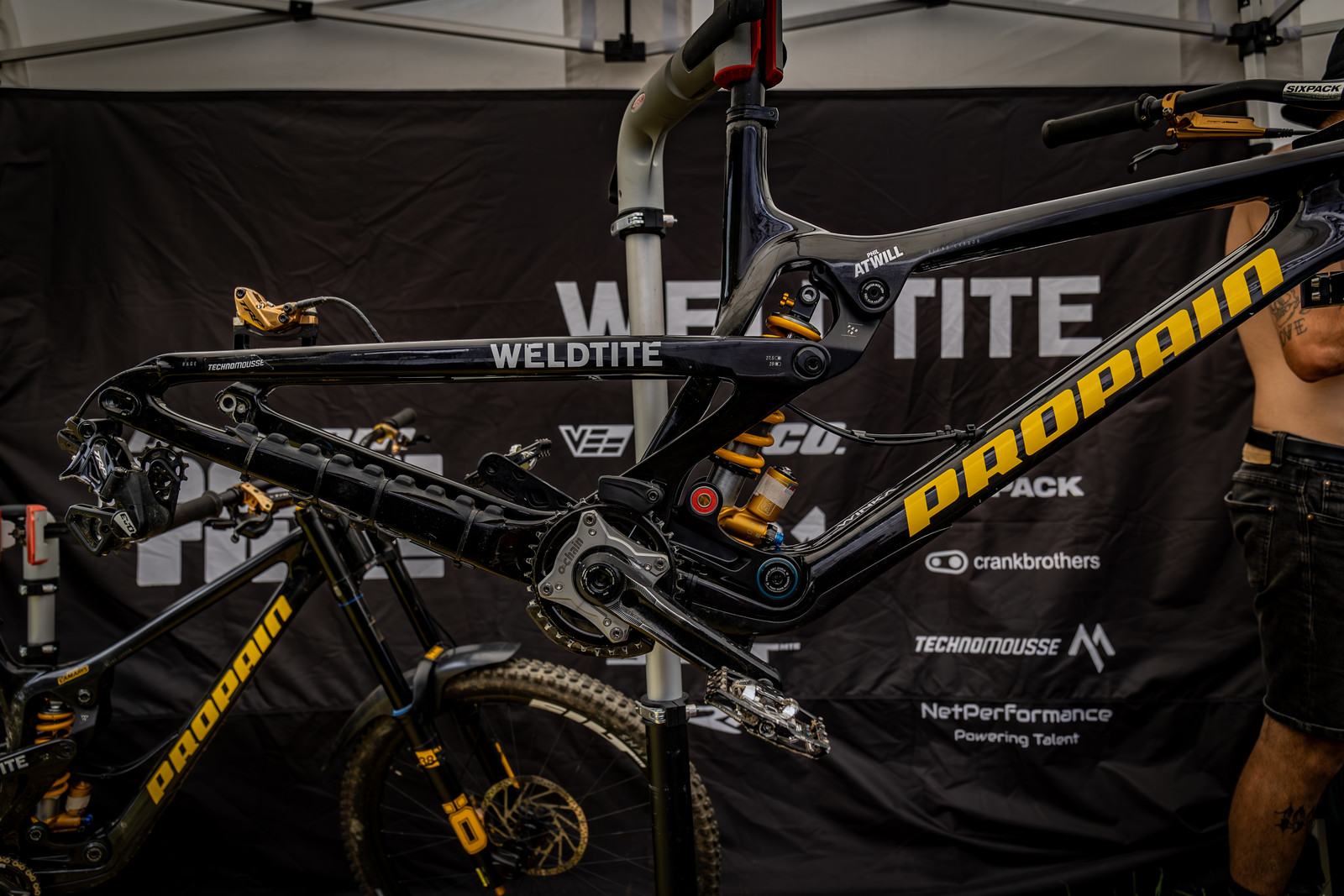 Propain Positive pits, Phil Atwill's Propain Rage - PIT BITS 2 - Val di ...