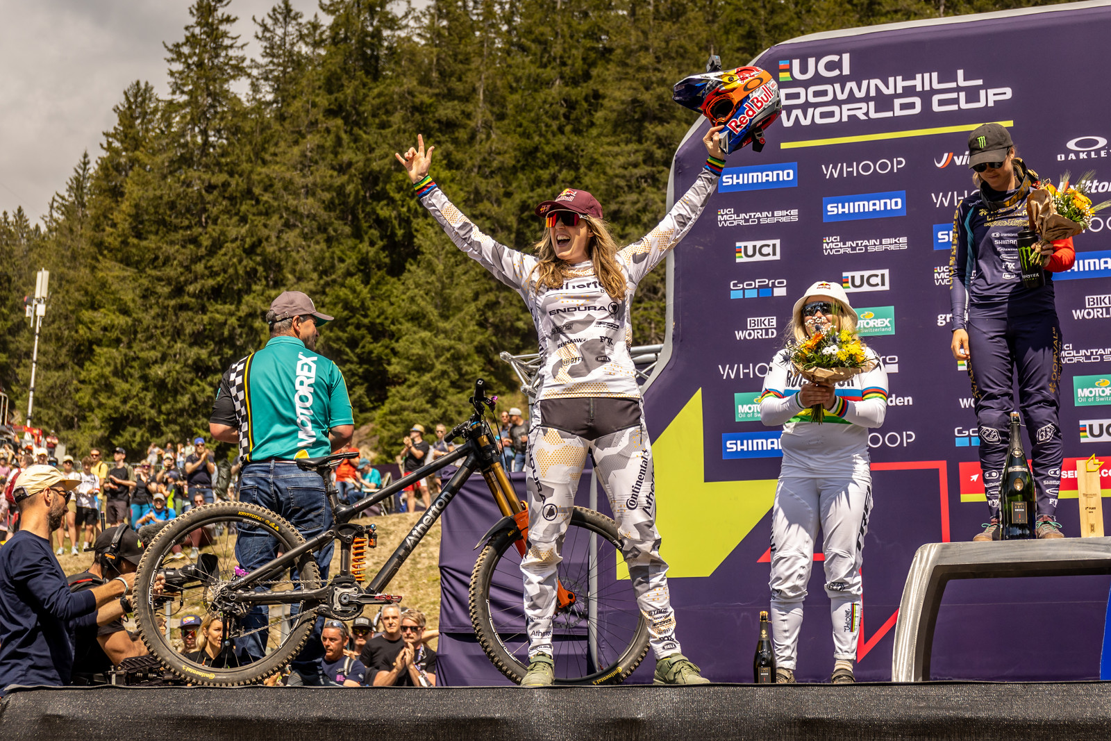 Incredible Performance! - PHOTO BLAST - World Cup DH Race Day ...