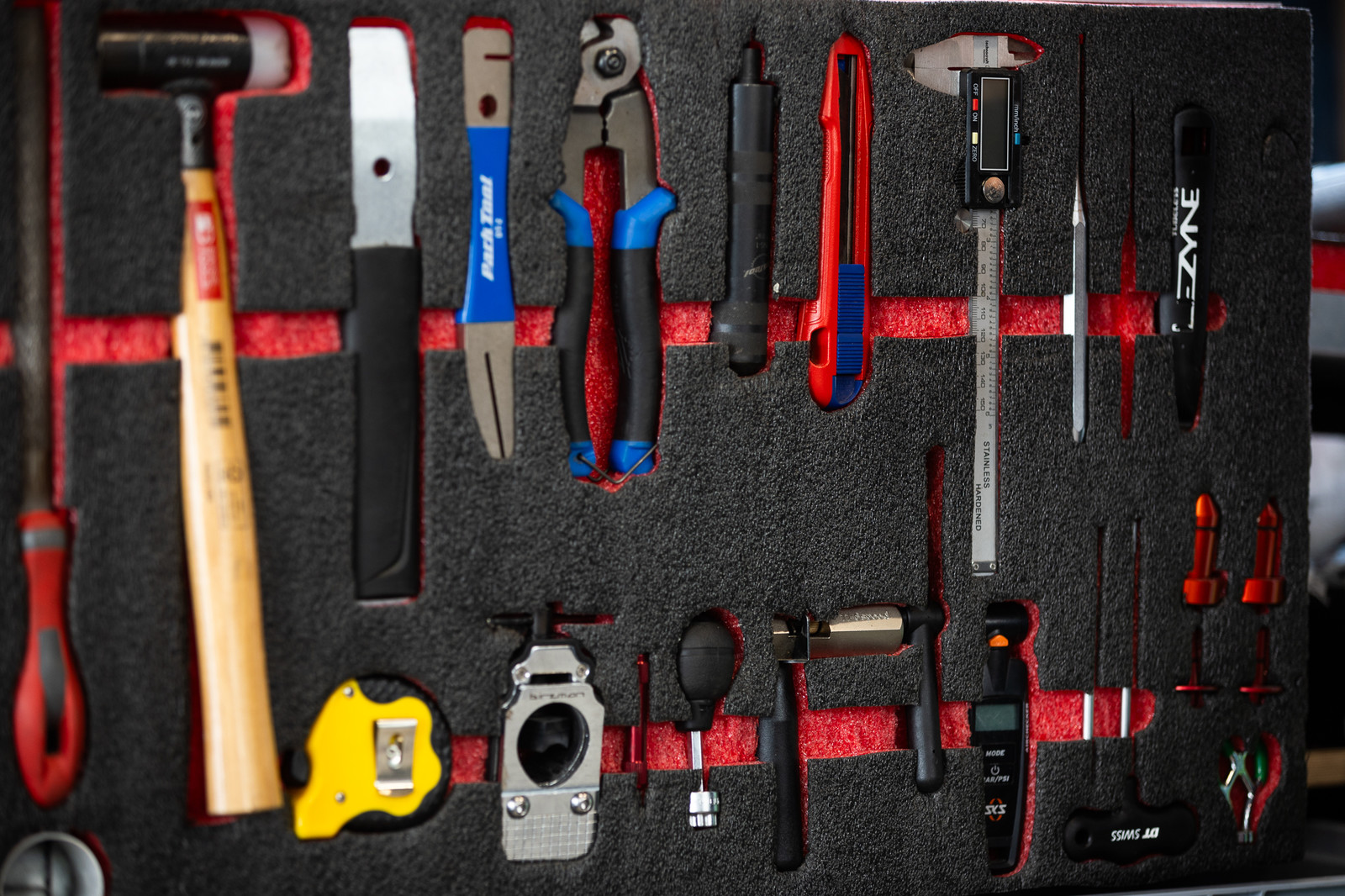 Tool Drool 3.0 - PIT BITS 1 - Andorra World Cup DH - Mountain Biking ...