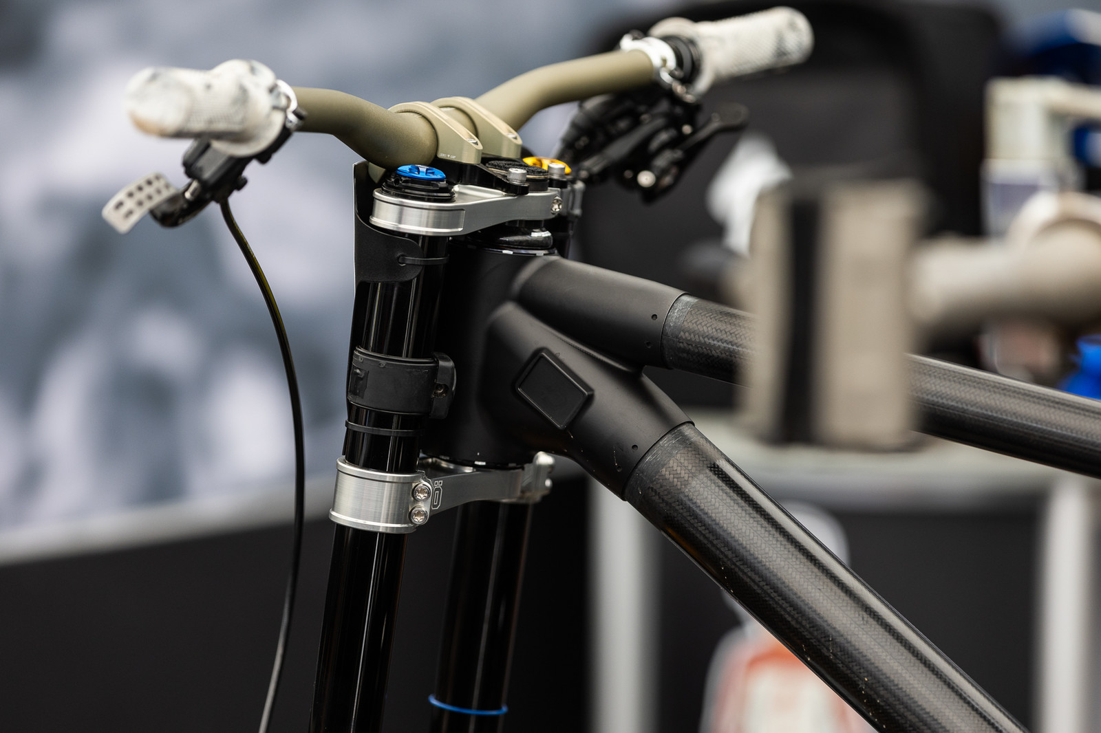 Specialized Demo Prototype - PIT BITS 1 - Andorra World Cup DH - Mountain Biking Pictures ...